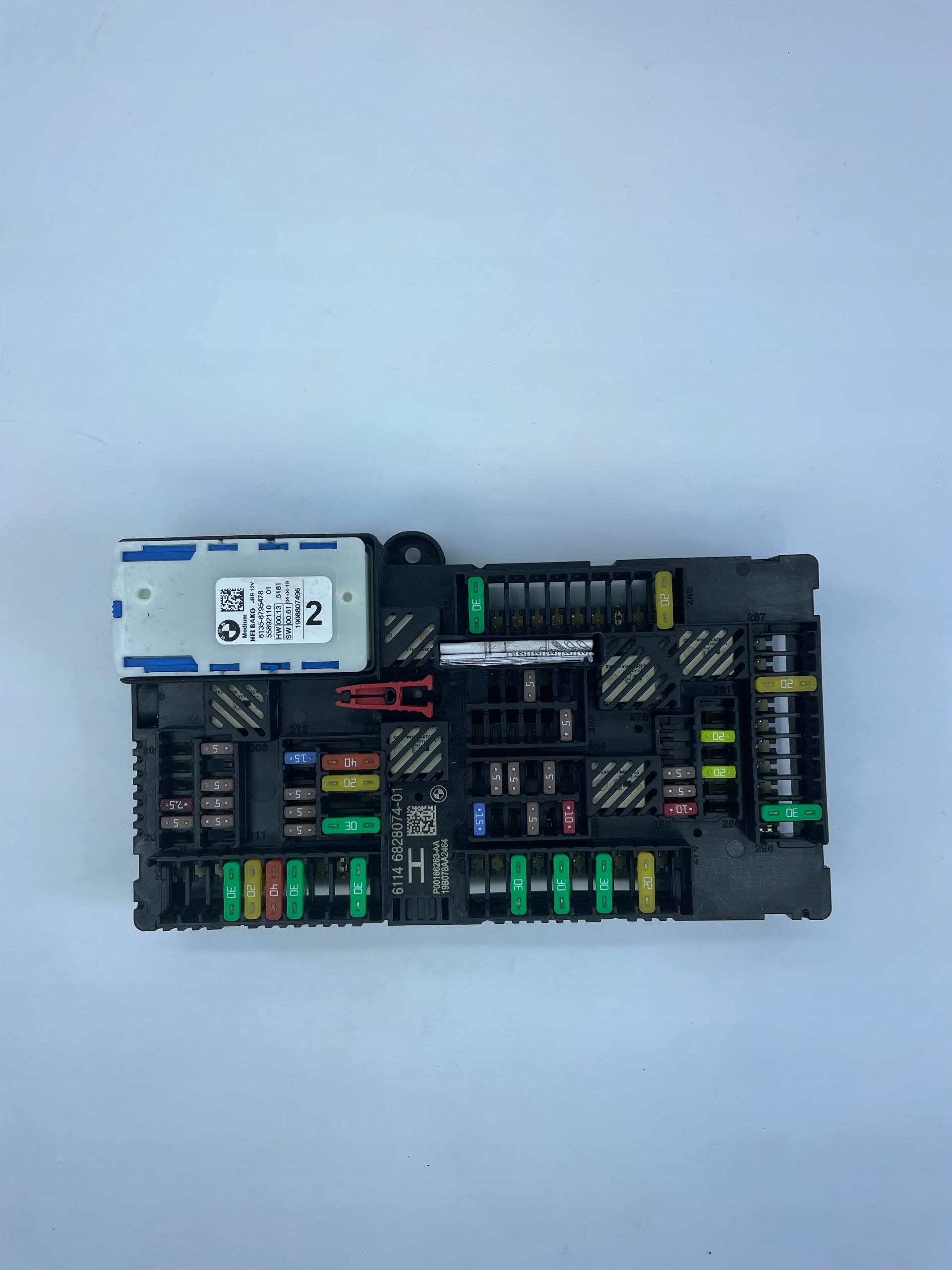 BMW X3 G01 ROZDZIELACZ PRĄDU SKRZYNKA BEZPIECZNIKÓW 6828074 BMW X3 G01 ROZDZIELACZ PRĄDU ...