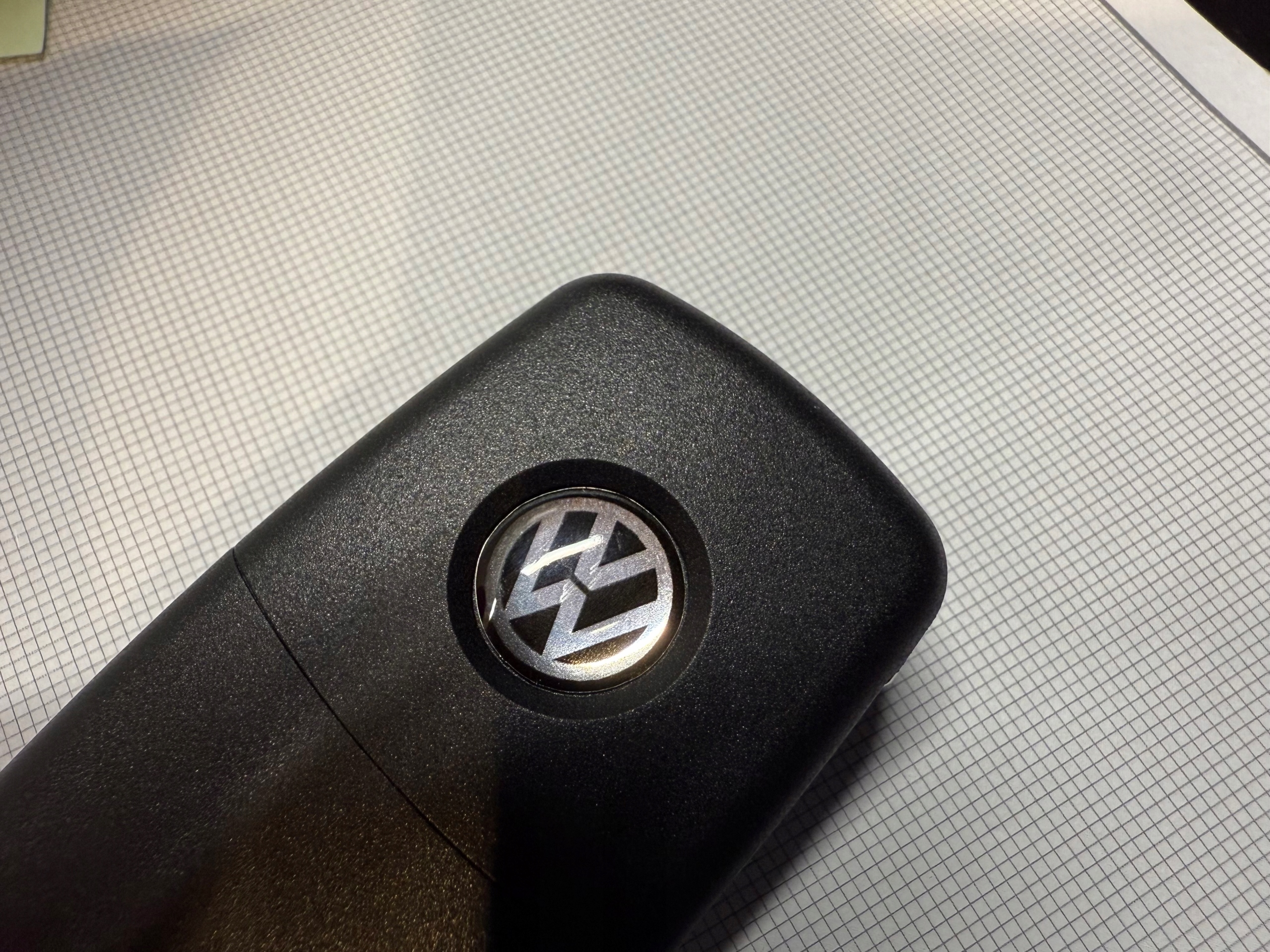 Zaślepka kluczyka logo emblemat znaczek VW Amarok T5 T6 3C0837891A 12 ...