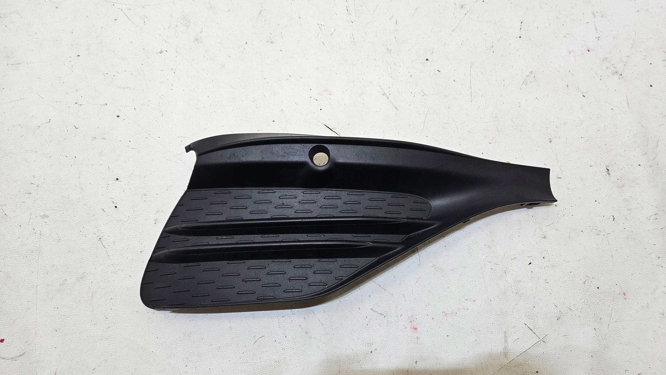 KRATKA ATRAPA ZDERZAKA PRAWA MERCEDES C-KLASA AMG A206 A2068854205 za ...