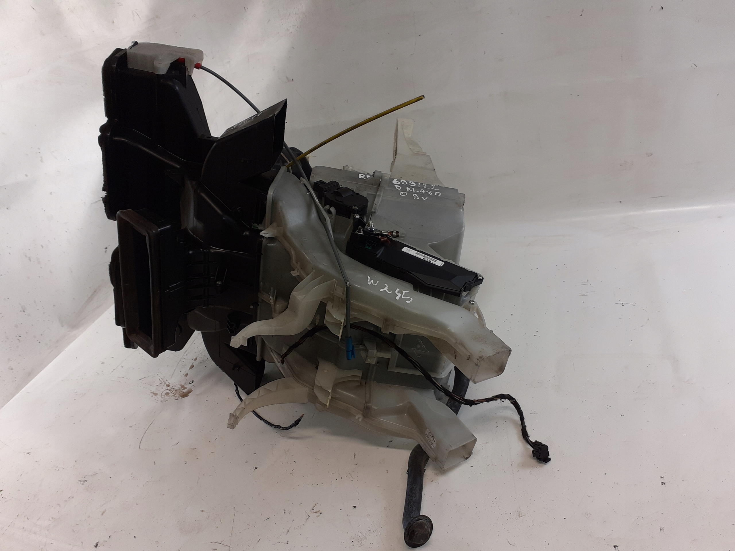 MERCEDES B-KLASA W245 NAGRZEWNICA PAROWNIK za 150.00PLN z Zbójno ...