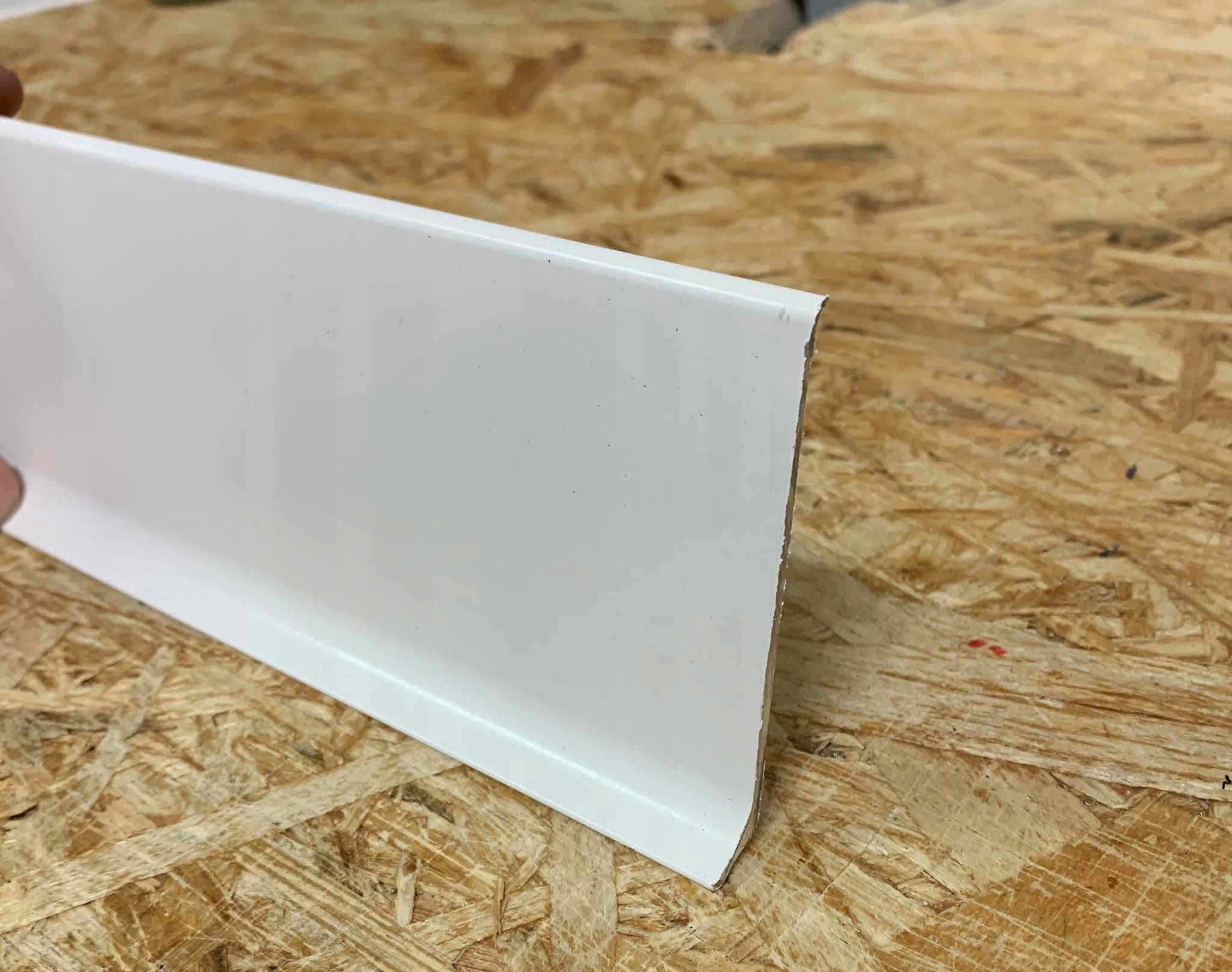 Listwa przypodłogowa cokołowa aluminiowa biała 80m (5904584811210 ... Listwa przypodłogowa cokołowa aluminiowa biała 80m (5904584811210 ...