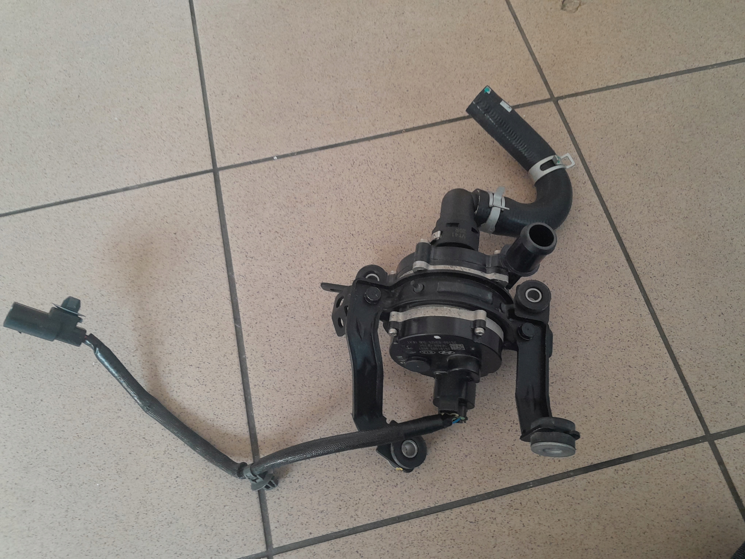 KIA NIRO IONIQ KONA HYBRYDA POMPA WODY 25100-03HZ5 2510003HZ5 • Cena ...