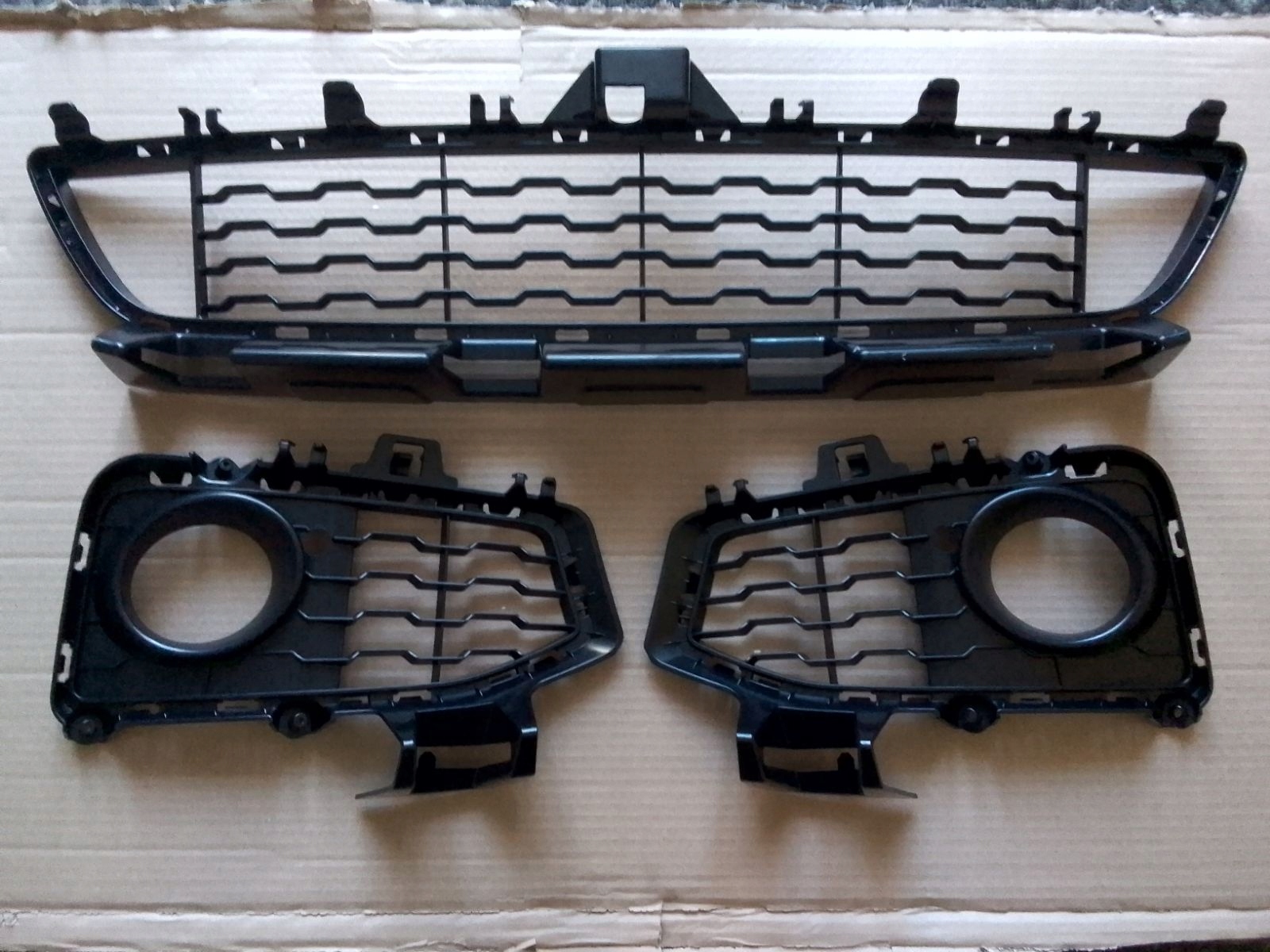 ATRAPA KRATKA ZDERZAK BMW Seria 4 F36 GRAN COUPE M-PAKIET Cena 3 szt ...