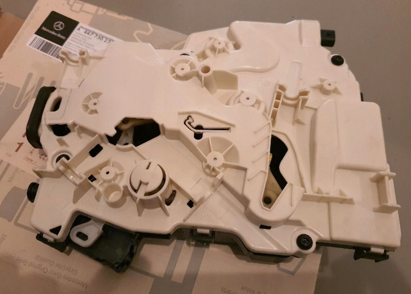 MERCEDES-BENZ VITO W447 Rear Sliding Door Lock A4477302702 - porównaj ...