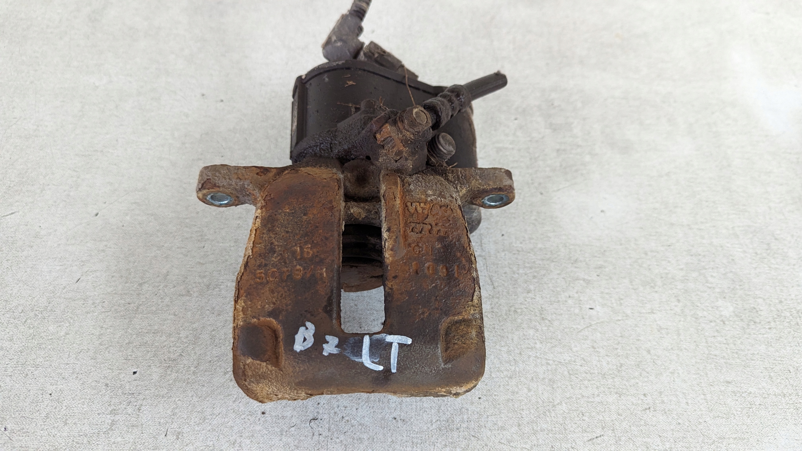 ZACISK TYLNY TYŁ LEWY VW PASSAT B7 za 120 zł z Leśna - Allegro.pl ...