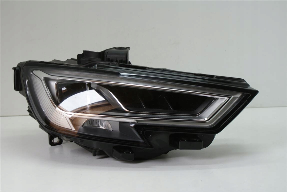 AUDI A3 S3 RS3 8V0 LIFT 17+ LAMPA PRZÓD MATRIX LED za 3500.00PLN z ŻMIGRÓD - Allegro - (13907008770)