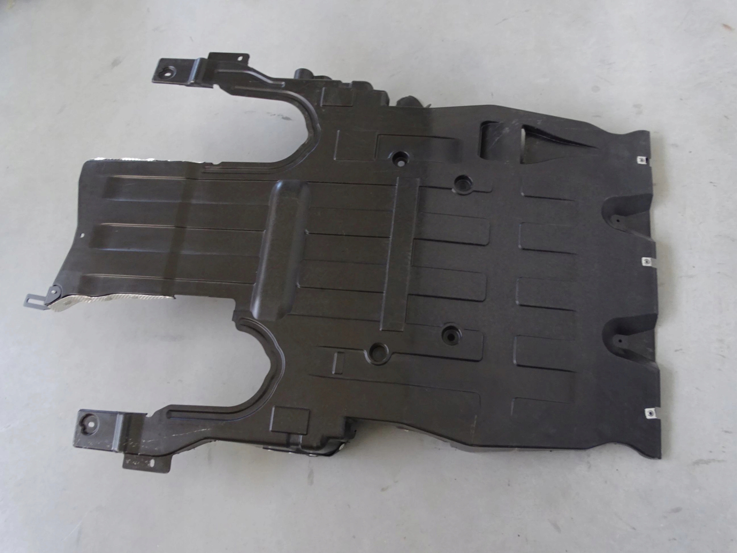 C2D40163 - Нова нижня кришка двигуна JAGUAR XJ X351 2010-2016 купити на ...