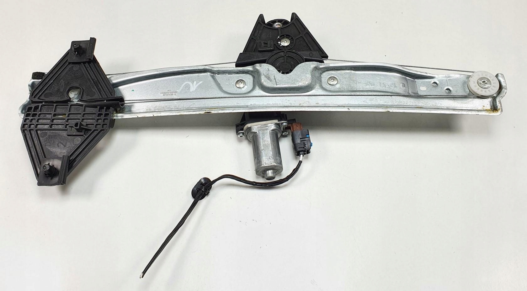 СКЛОПІДЙОМНИК ПЕРЕДНІЙ ПРАВИЙ DACIA SANDERO III купить в Украине на All ...