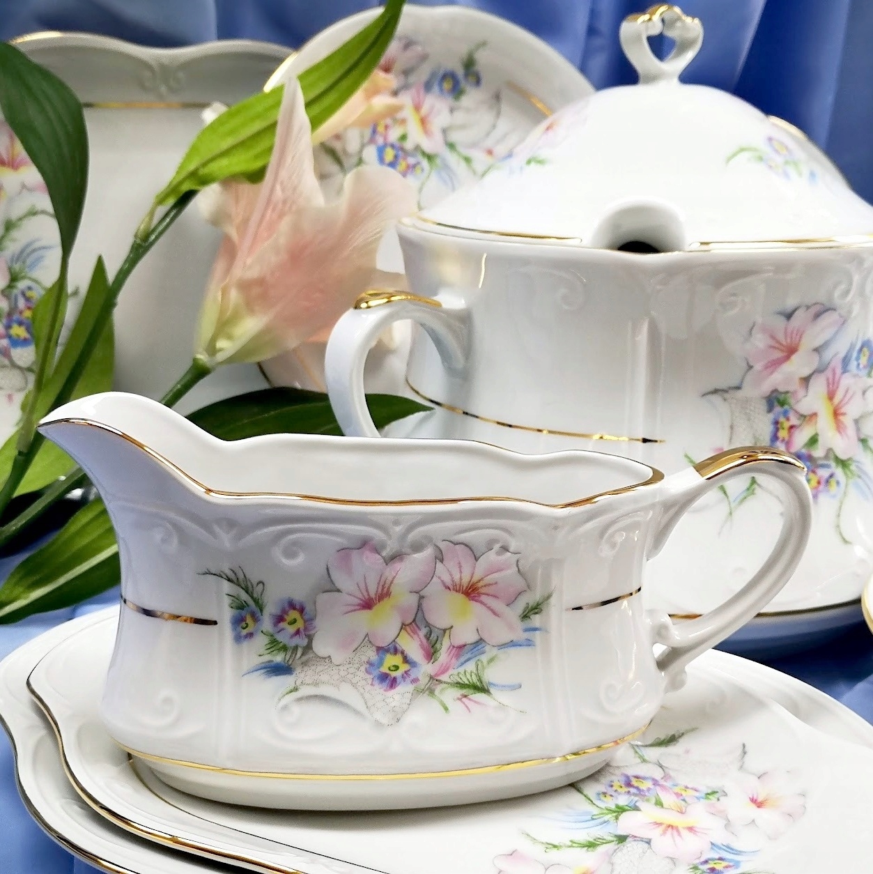 068 SERWIS OBIADOWY 12/45 Lilia KAMELIA CHODZIEŻ MALCER PORCELANA ZŁOTO (5901219954885) • Cena ...