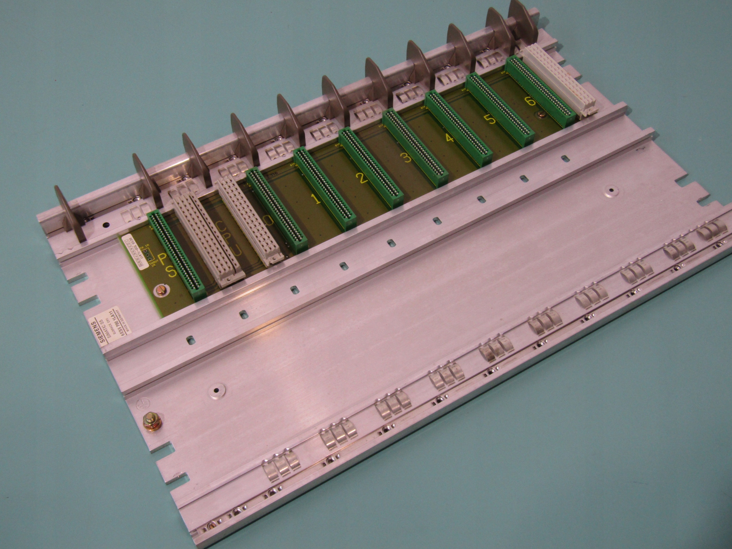 RACK CR1 SIMATIC S5 6ES5 700 1LA11 PANEL MONTAŻOWY (6ES5 700 1LA11) • Cena, Opinie • Sterowniki ...