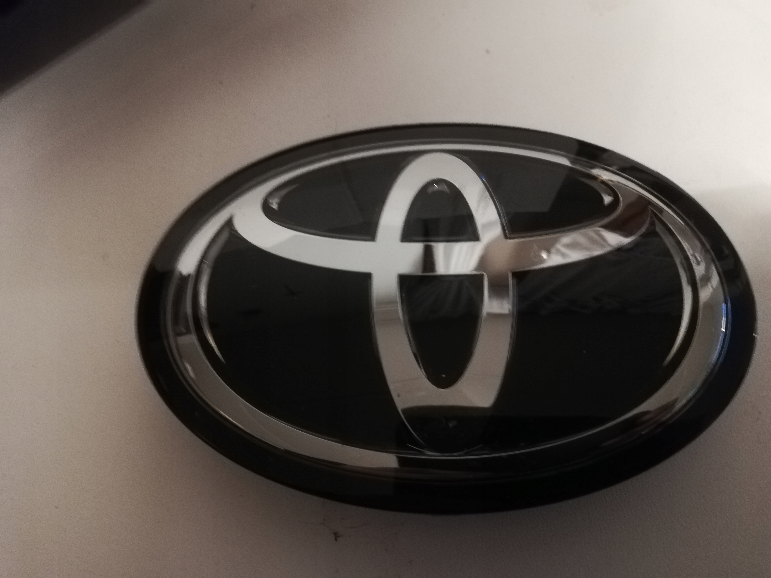 Toyota Corolla E21 Emblemat Pod Radar 90975-02124 • Cena, Opinie - Allegro