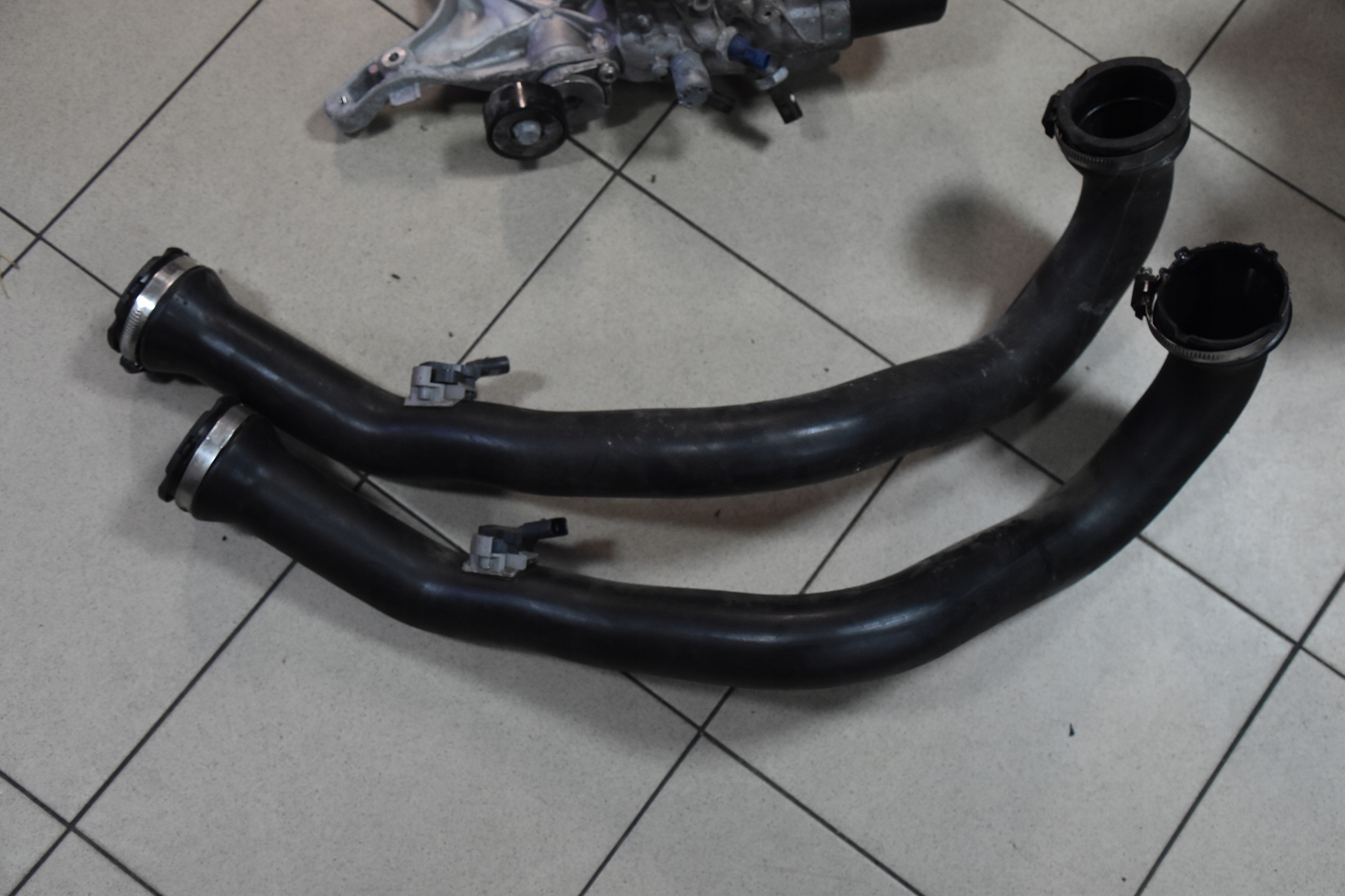 Audi OE 8W0145673L przewód powietrza turbosprężarki • Cena, Opinie ...