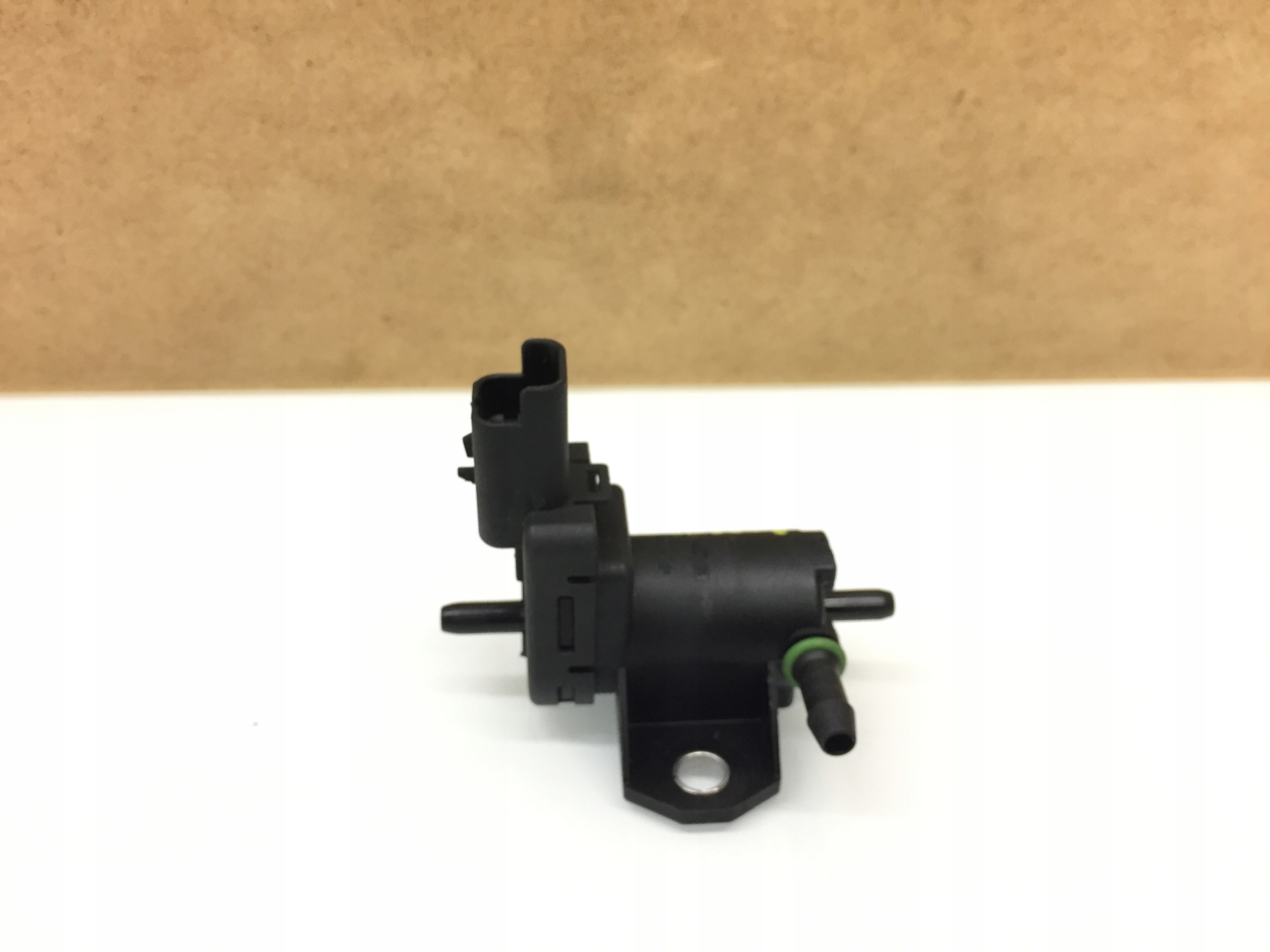 Купить Mercedes w212 клапан давления a2124702793