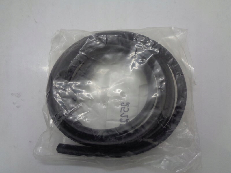 Mercedes-Benz OE A4638890898 uszczelka błotnika tylnego - porównaj ceny ...