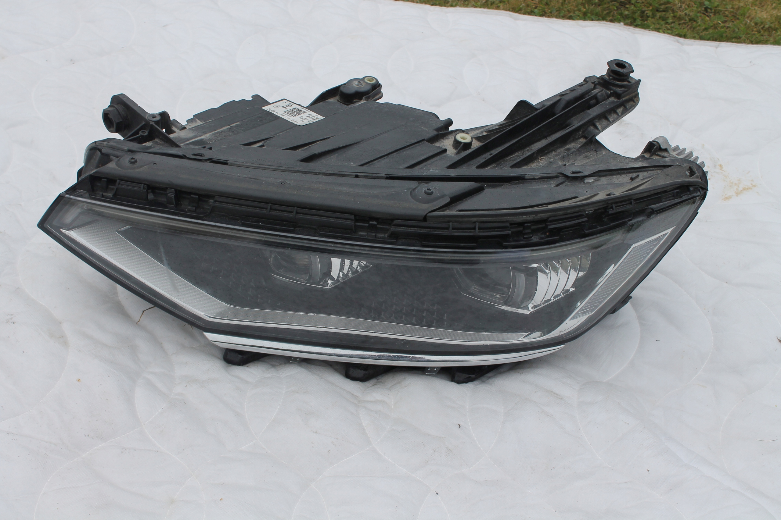 LAMPA EUROPA REFLEKTOR VW Passat b8 lift IQ LIGHT za 150.00PLN z ...