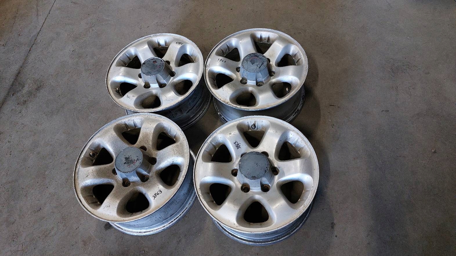 FELGI ALUMINIOWE 7x16 6x139,7 ET 38 FI 100 FRONTERA za 950 zł z Ławy ... FELGI ALUMINIOWE 7x16 6x139,7 ET 38 FI 100 FRONTERA za 950 zł z Ławy ...