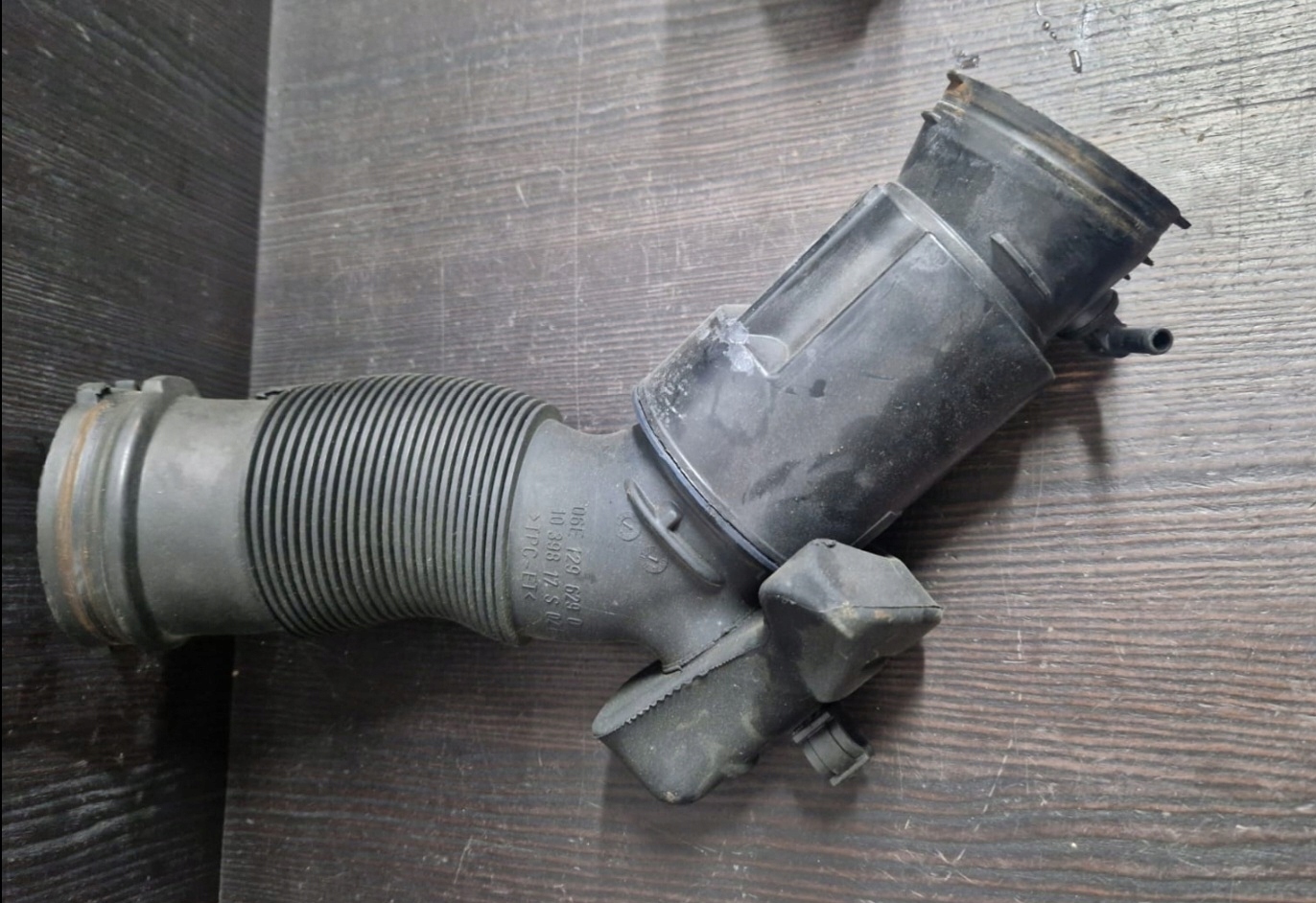 Гофра инжектора Audi S4 B8/8K (2009-2011), 06E129629 - купить запчасть ...