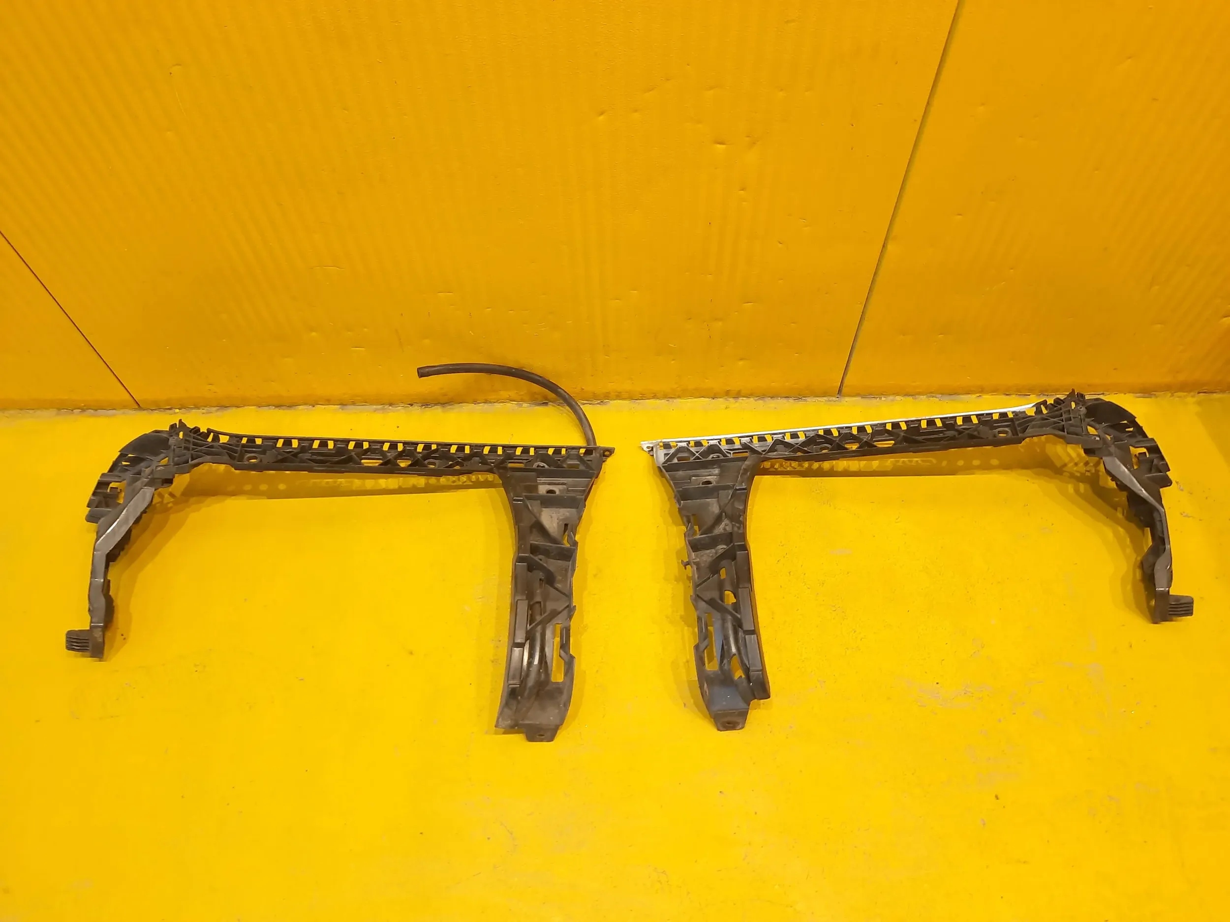 Mercedes E Klasa W213 ślizg lewy tył A2138850363 za 70.00PLN z Przemęt ...