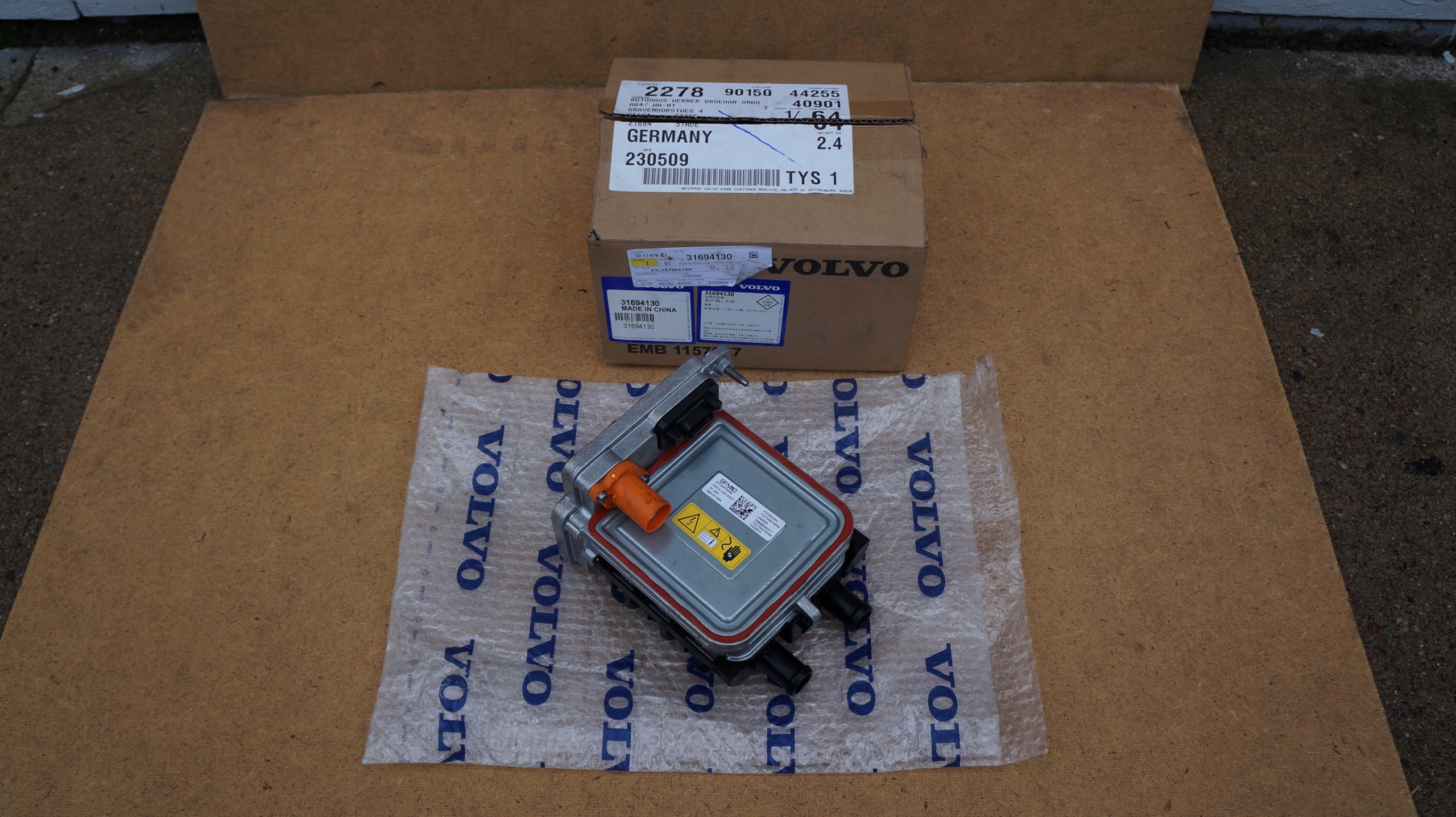 VOLVO xC40 PODGRZEWACZ PŁYNU CHŁODZĄCEGO 31497888 za 599.00PLN z ...