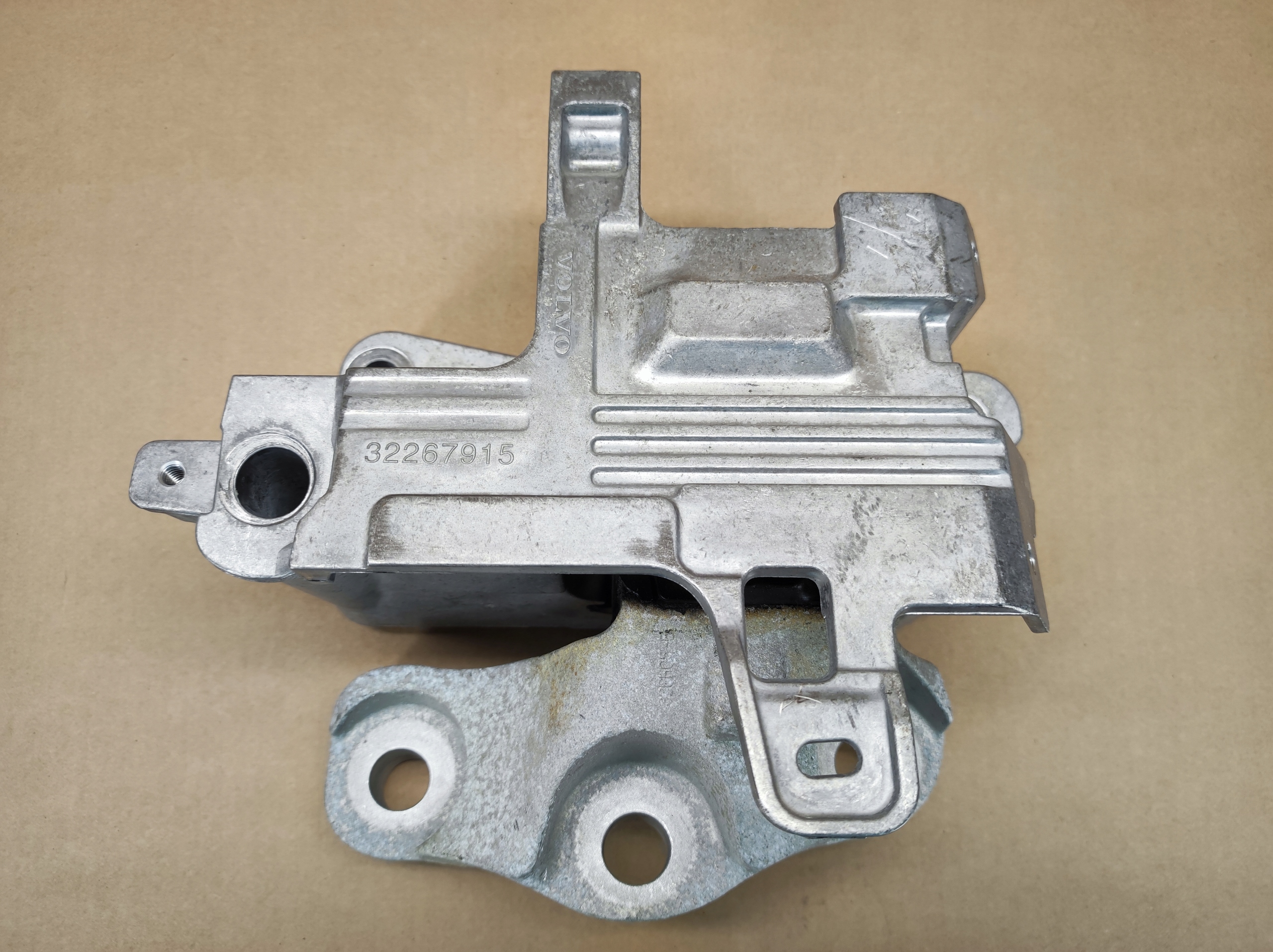 LEWA PODUSZKA SILNIKA VOLVO XC40 LYNK & CO 2017- • Cena, Opinie - Allegro