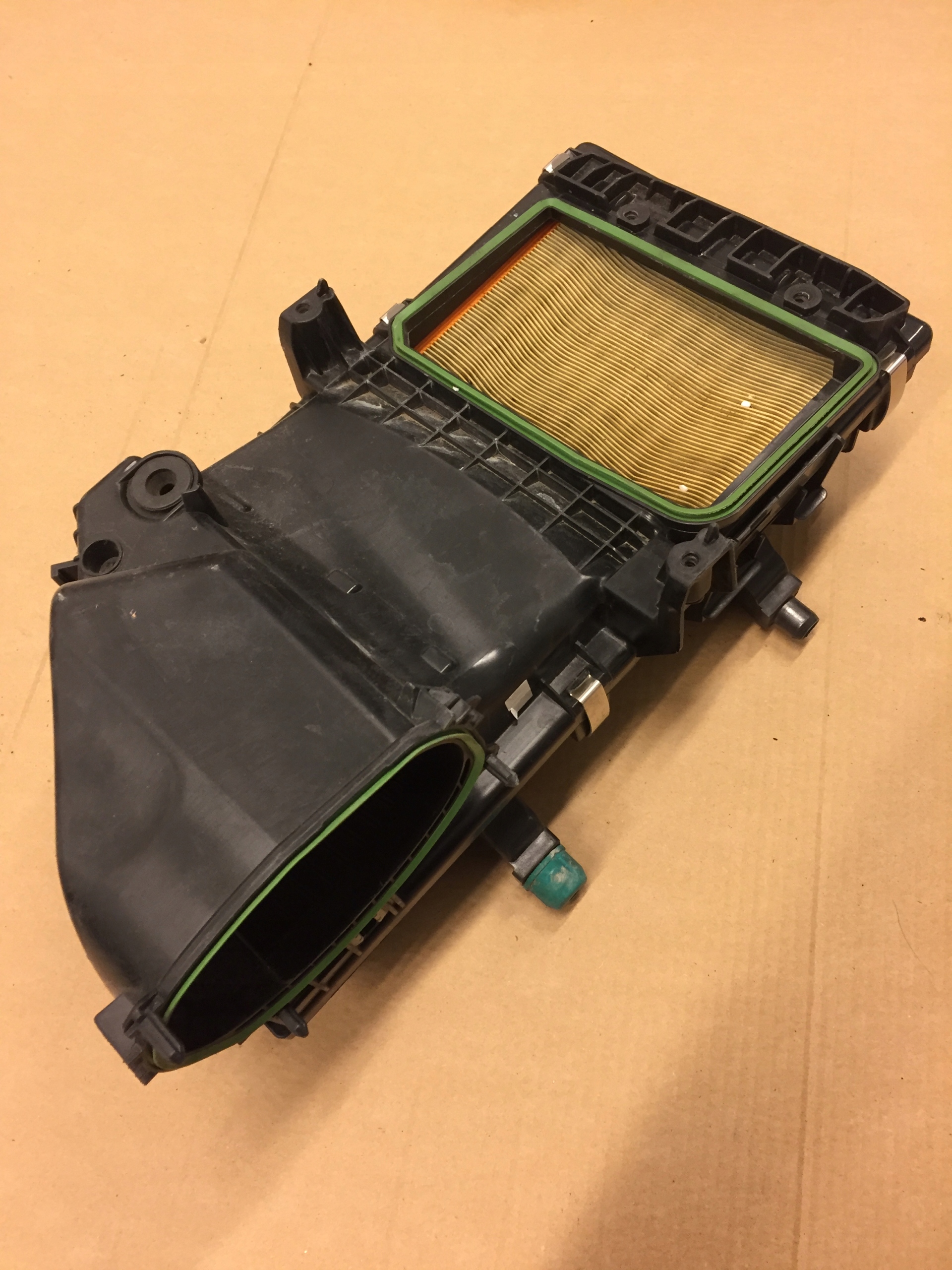 OBUDOWA FILTRA POWIETRZA W213 6540900001 6540900001 za 89 zł z LUBLIN ...