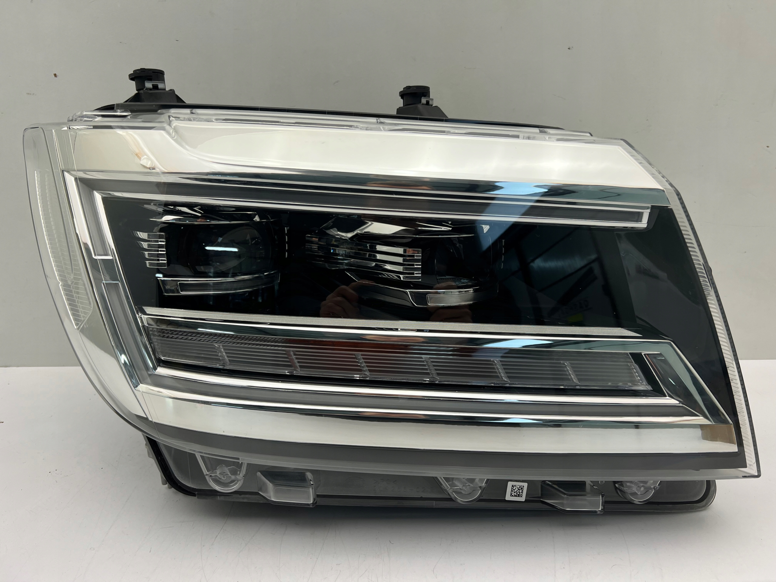 VW CRAFTER II 2 MAN TGE 7C1 LAMPA PRZEDNIA PRAWA FULL LED N za 2400 ...