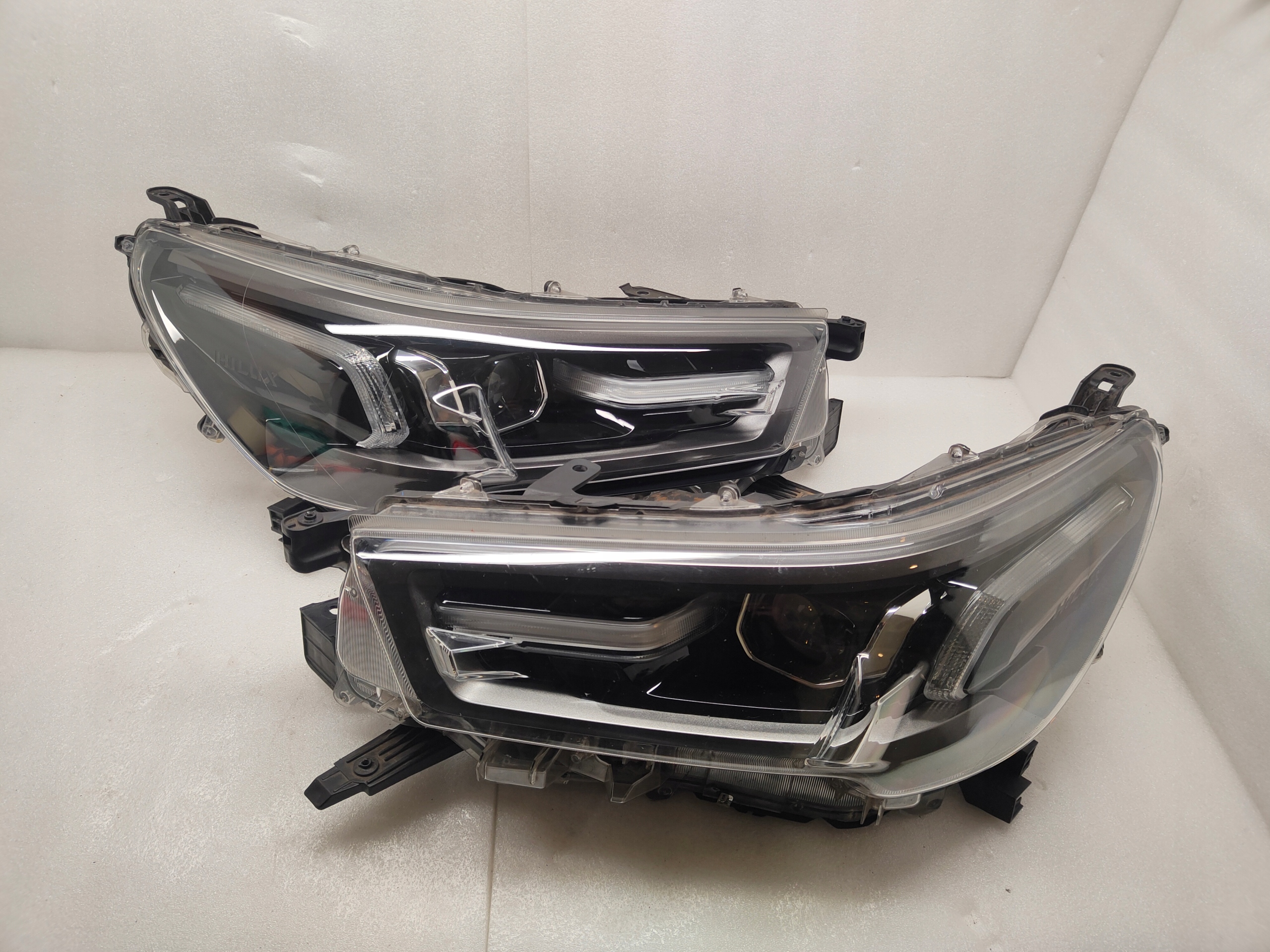 TOYOTA HILUX 8 VIII FULL LED KOMPLET LAMP PRZEDNICH 81110-YP430 81110 ...