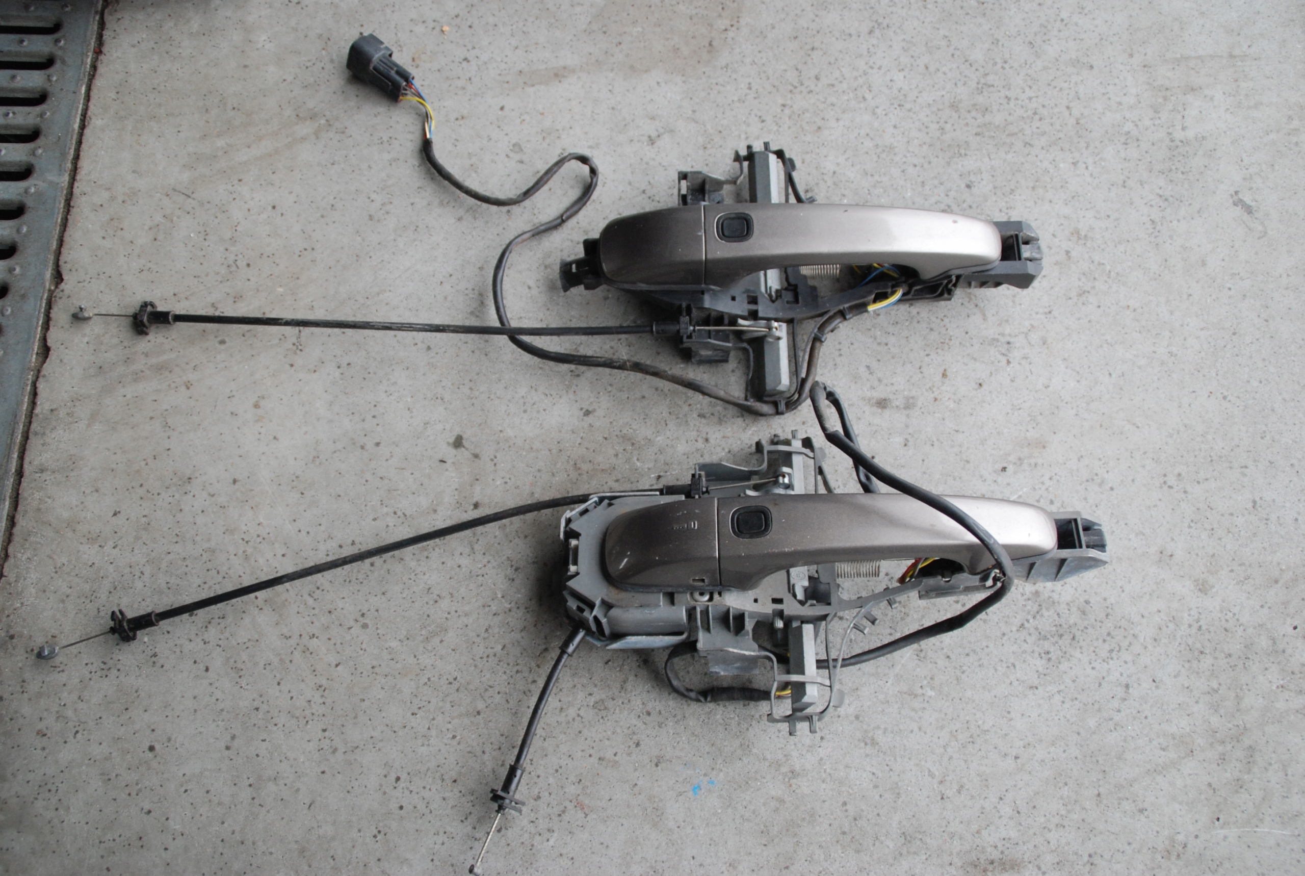 KLAMKA KEYLESS VOLVO V50 S40 C30 XC60 S80 V70 XC70 za 200.00PLN z ŁUKÓW ...