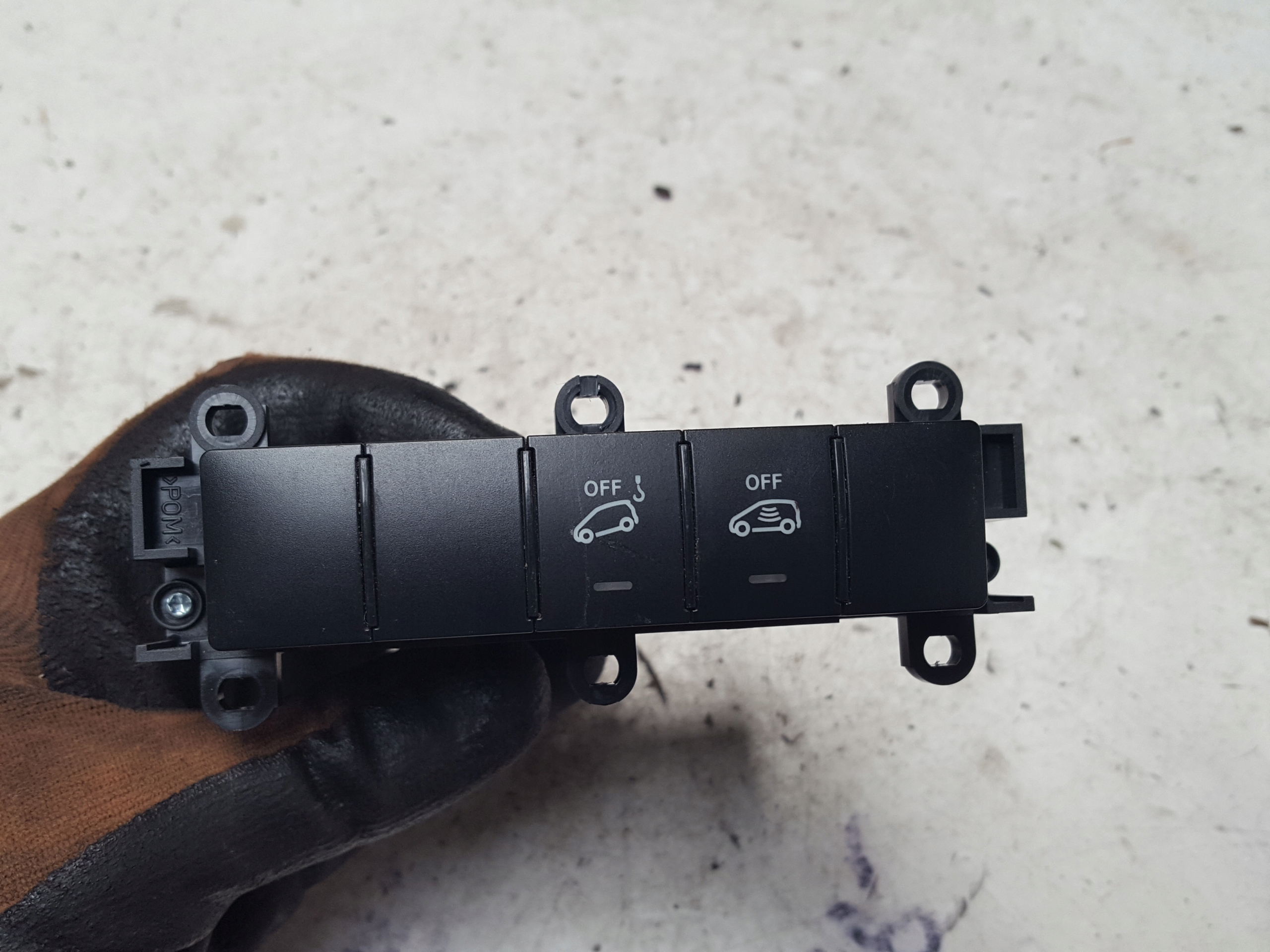 Panel włącznik alarmu Mercedes-Benz OE 1698208410 za 45.00PLN z ...