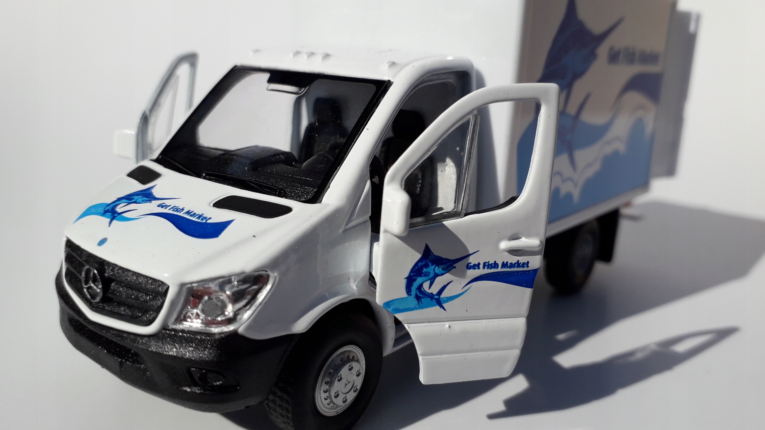 Mercedes Sprinter Cargo Box Biały Metalowy 1:34 11969902838 - Allegro.pl