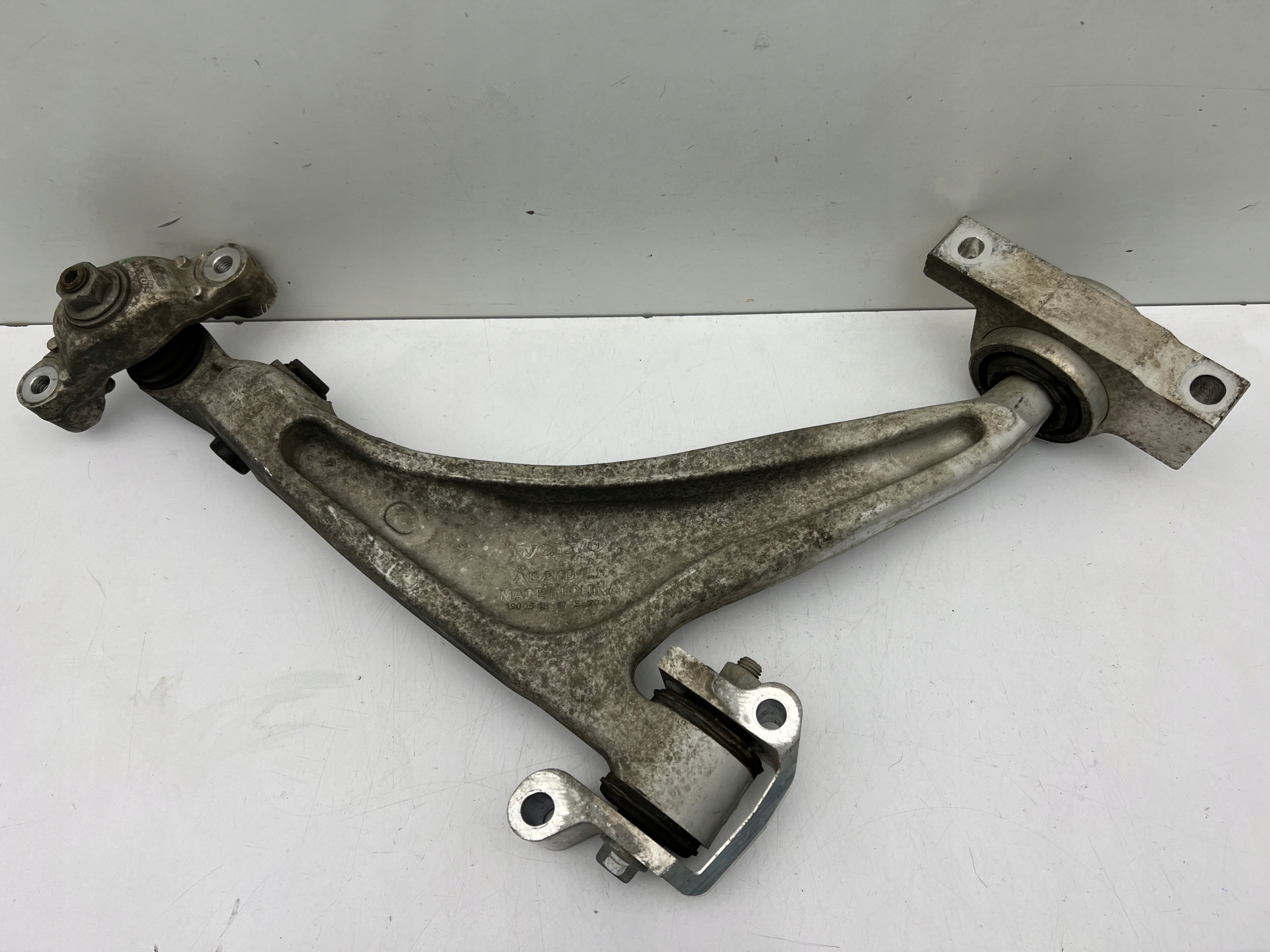 VOLVO XC60 XC90 II WAHACZ PRZEDNI LEWY PRZÓD DOLNY ORYGINAŁ za 599 ...