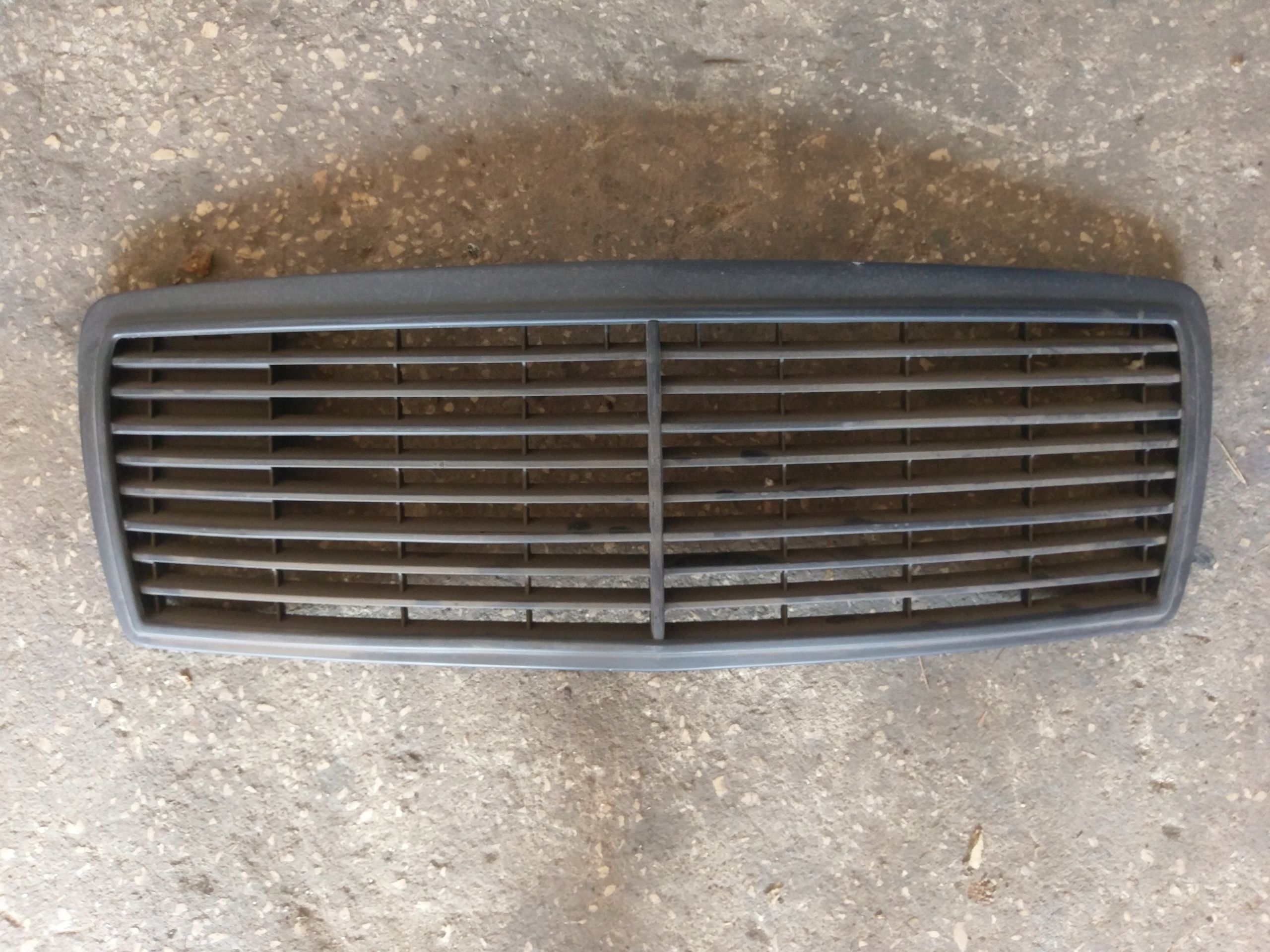 Mercedes W202 C klasa 2028880323 grill atrapa chłodnicy czarny mat LIFT ...