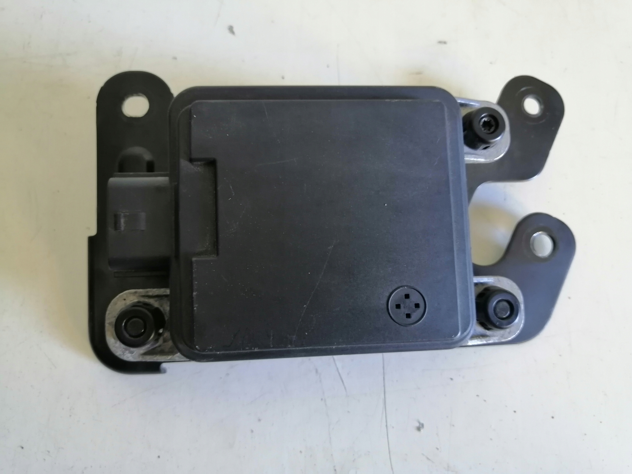 RADAR SENSOR DISTRONIC HYUNDAI KIA 99110-J2000 RADAR SENSOR DISTRONIC ...