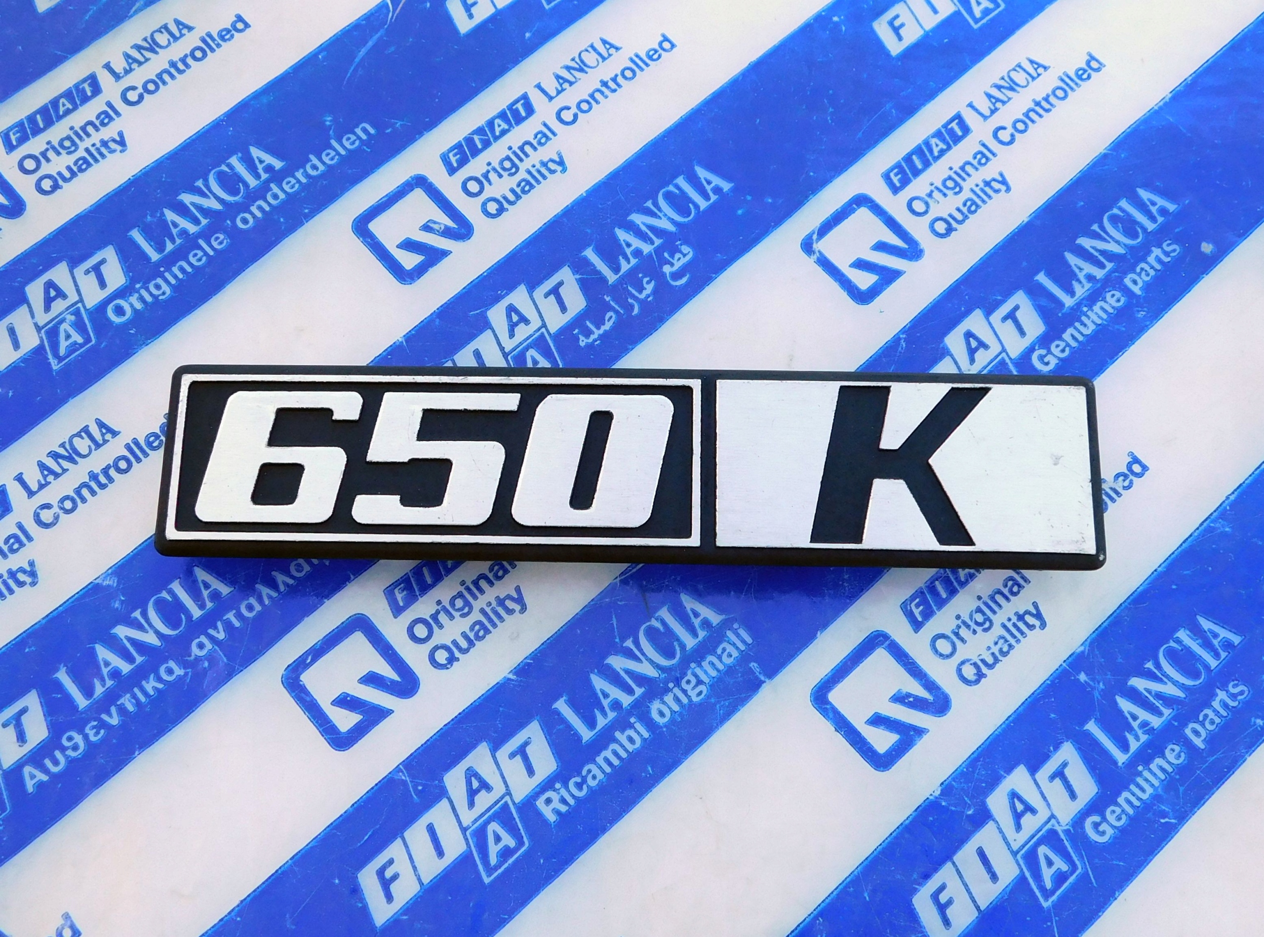 NOWY emblemat ALUMINIUM znaczek logo napis 650K Polski Fiat 126 126p ST ...