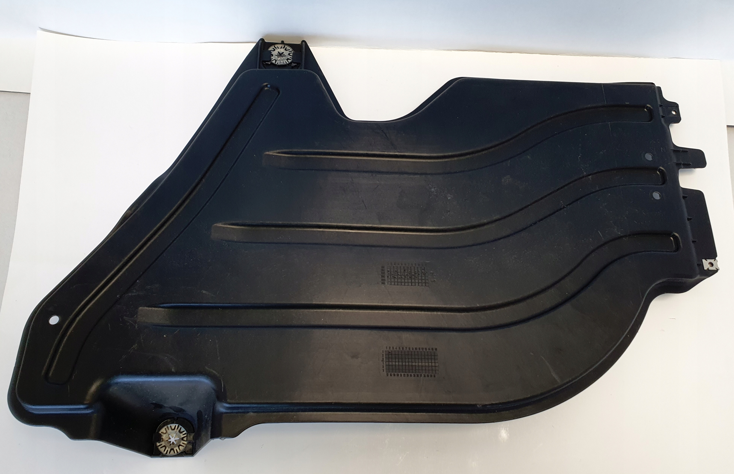 VW GOLF VII SPORTSVAN OSŁONA PODWOZIA 5Q0825206M 5Q0825206M za 85 zł z ...