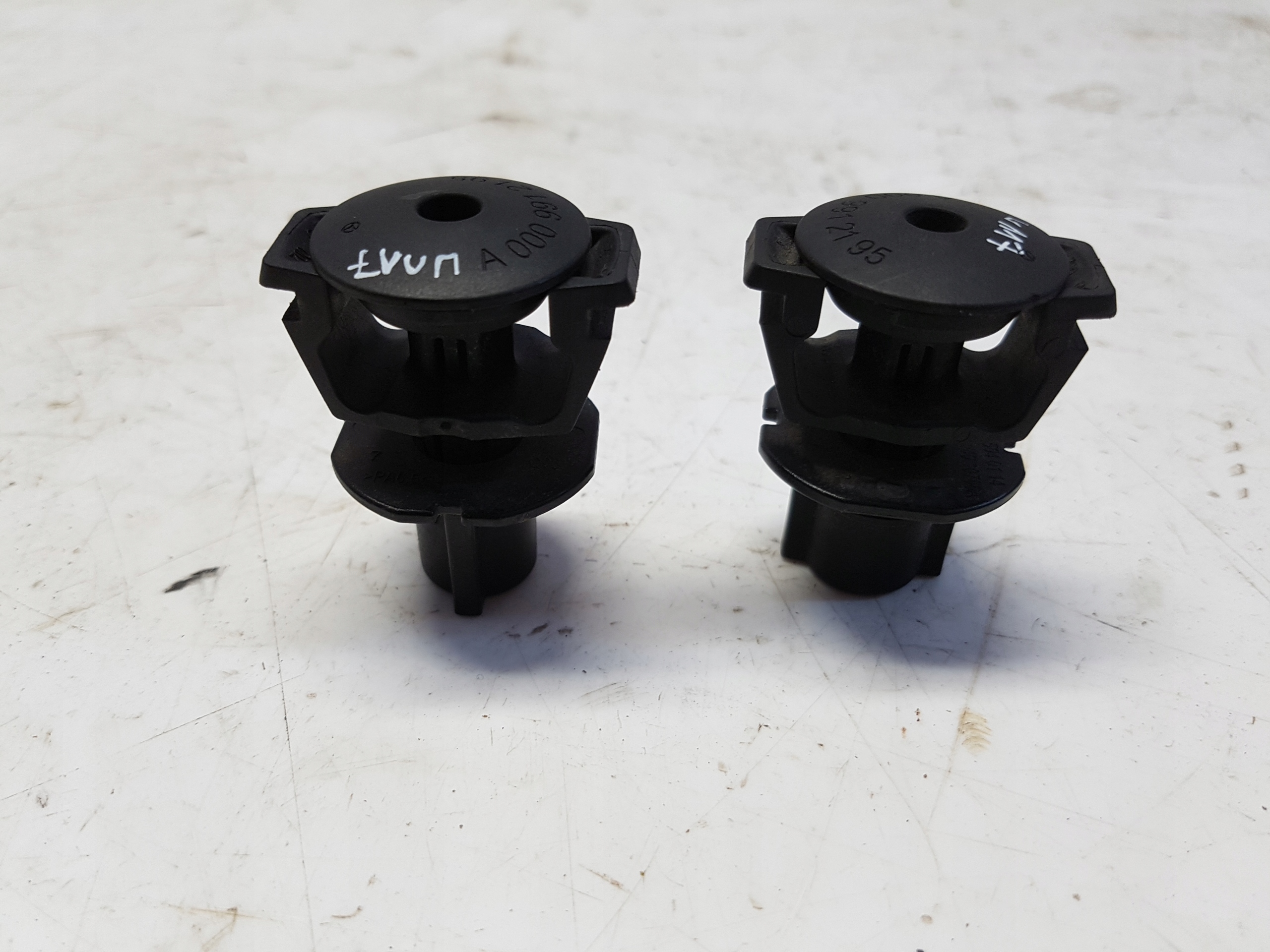 Mercedes-Benz OE A0009912195 uchwyt mocowania chłodnicy za 40.00PLN z ...