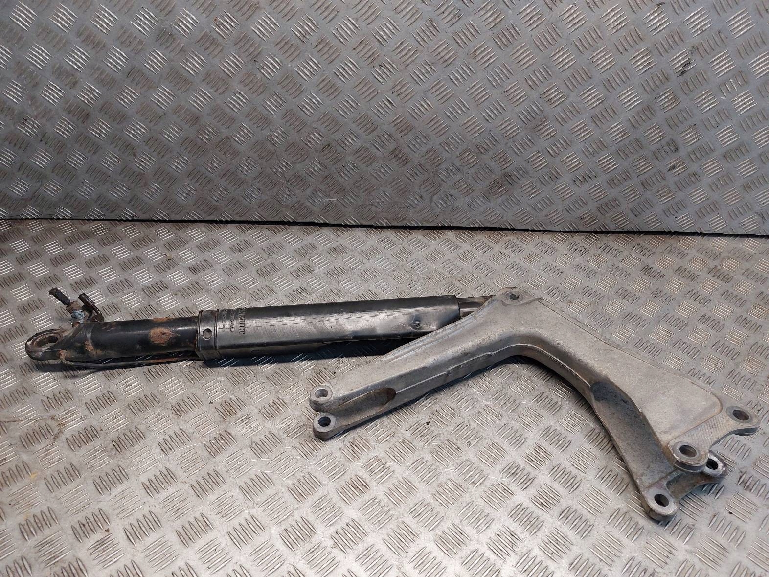 SIŁOWNIK PODNOSZENIA KABINY + MOCOWANIE RENAULT PREMIUM 420 I ...