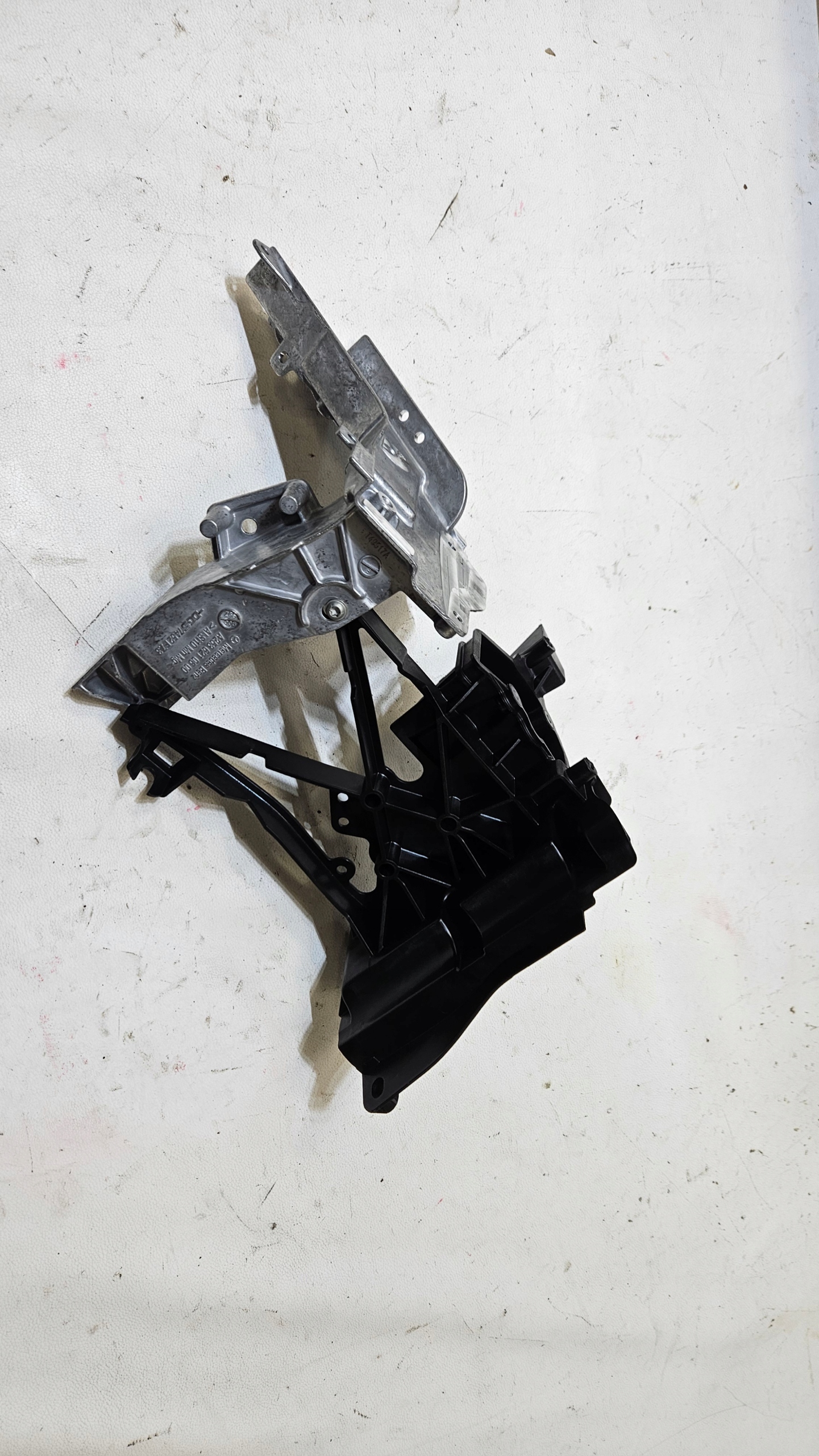 OKULAR WZMOCNIENIE LAMPY LEWE MERCEDES A2136206400 za 229.50PLN z ...