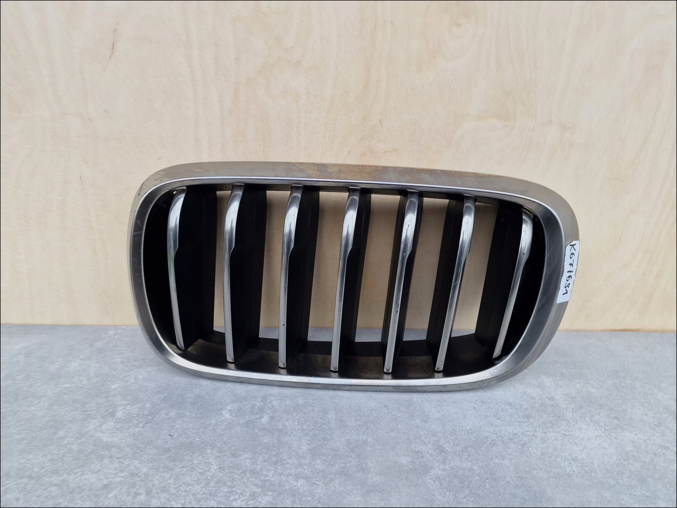 BMW X5 X6 F15 F16 LEWA KRATKA ZDERZAKA NERKA ATRAPA SATYNOWA K67/691 za ...