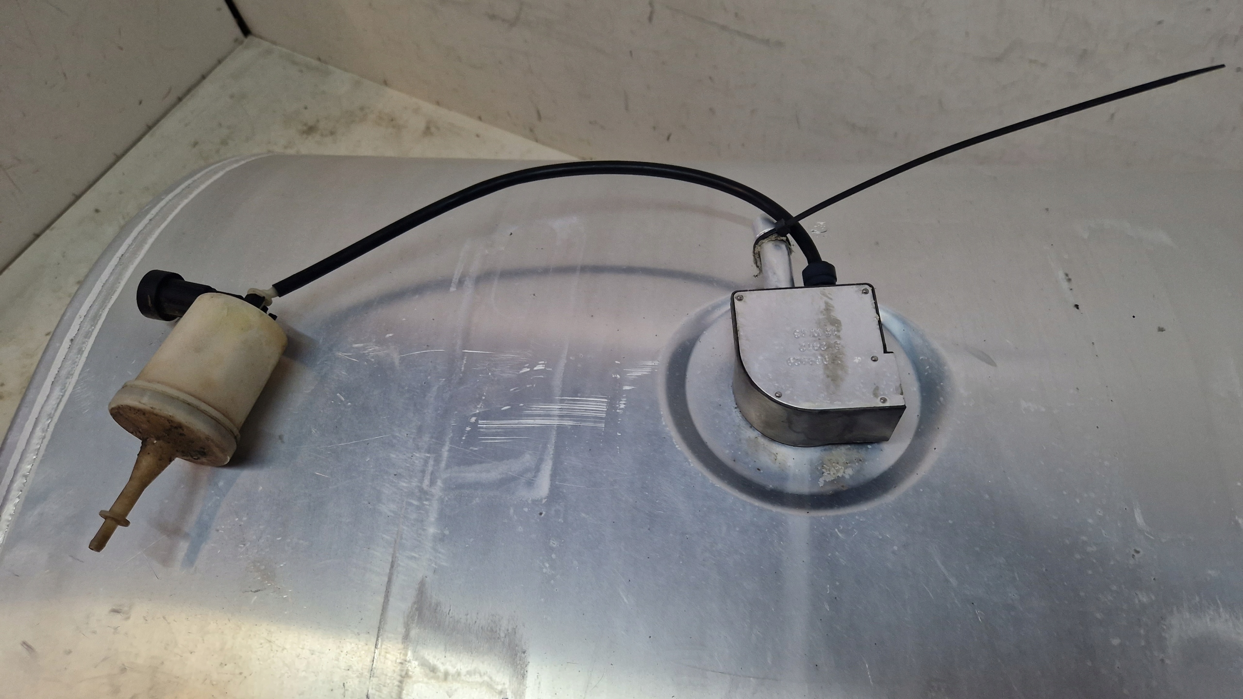 czujnik poziomu paliwa smok volvo fh4 21964429 za 499.00PLN z Babimost ...