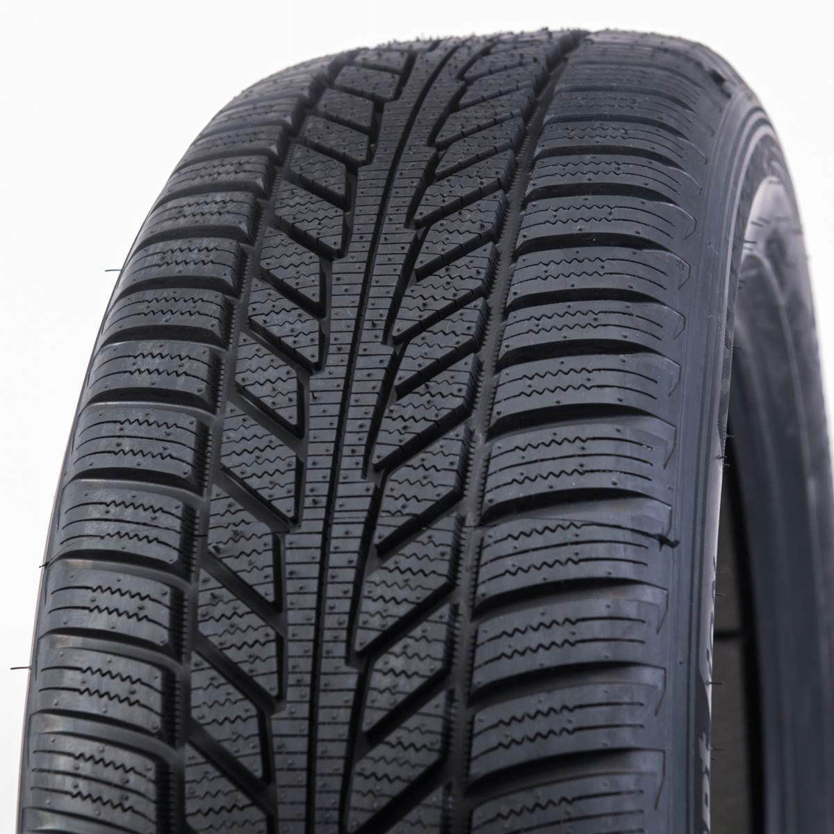 Opona zimowa Hankook Winter i*cept ION IW01 215/50R19 93 H przyczepność na śniegu (3PMSF), rant ...