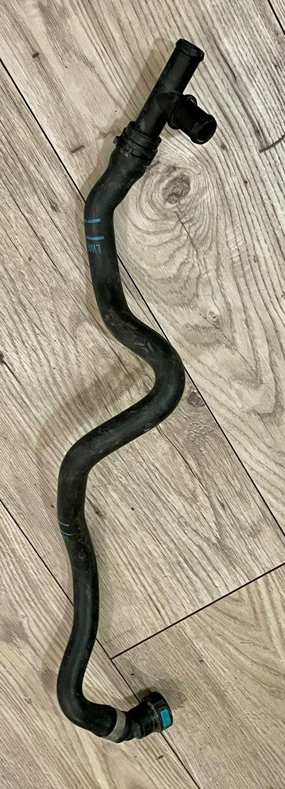 Volvo XC90 II 2.0 T8 hybryda XC60 S60 V60 przewód rura wąż wody ...