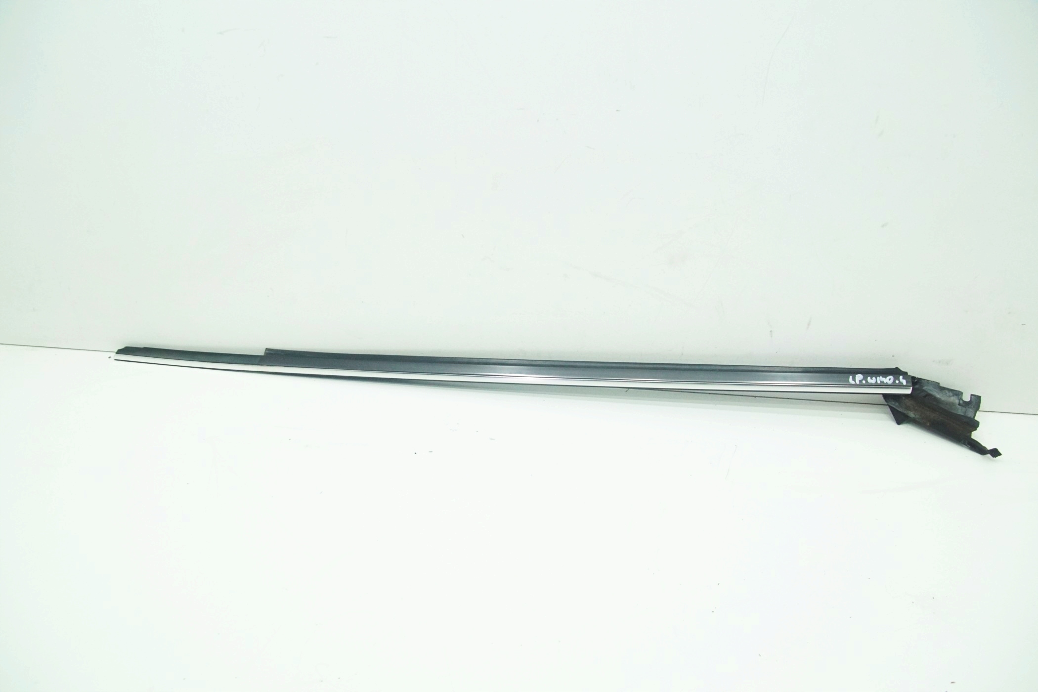 PRZEDNIA LEWA DRZWIOWA DRZWI OZDOBNA CHROM - Передняя СКРЕБКОВАЯ полоса ...