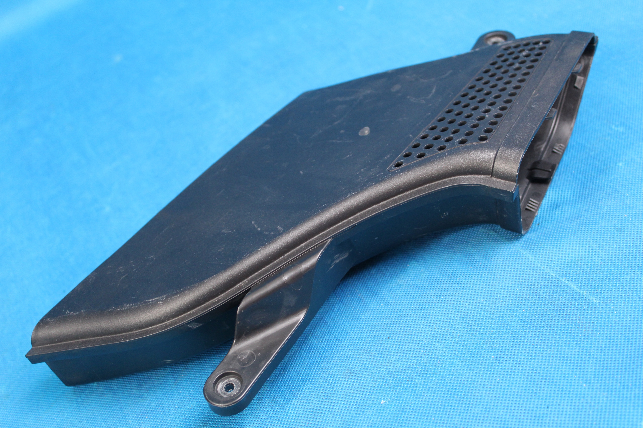 8R0129618H - AUDI Q5 8R лифт руль воздухозаборника 15R купити на Avtoex ...