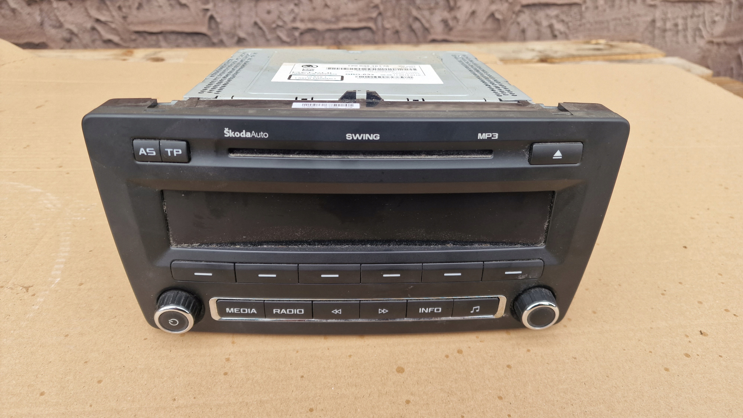 Radio CD MP3 SWING Skoda Octavia II 2 1Z0035161M za 170.00PLN z Sobolew ...