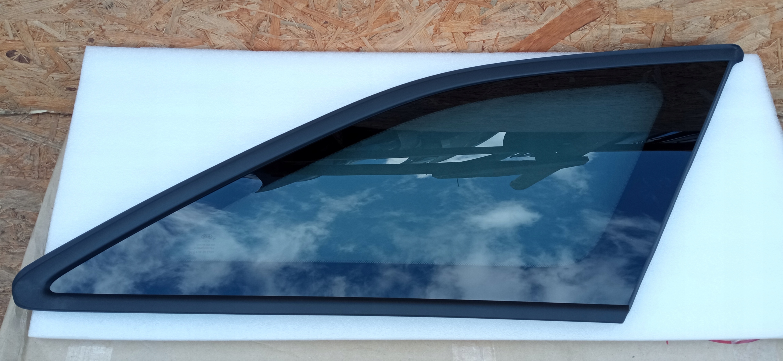 KIA CEED III KOMBI 18- SZYBA KAROSERYJNA BOCZNA PRAWY TYŁ NOWA 87820 ...