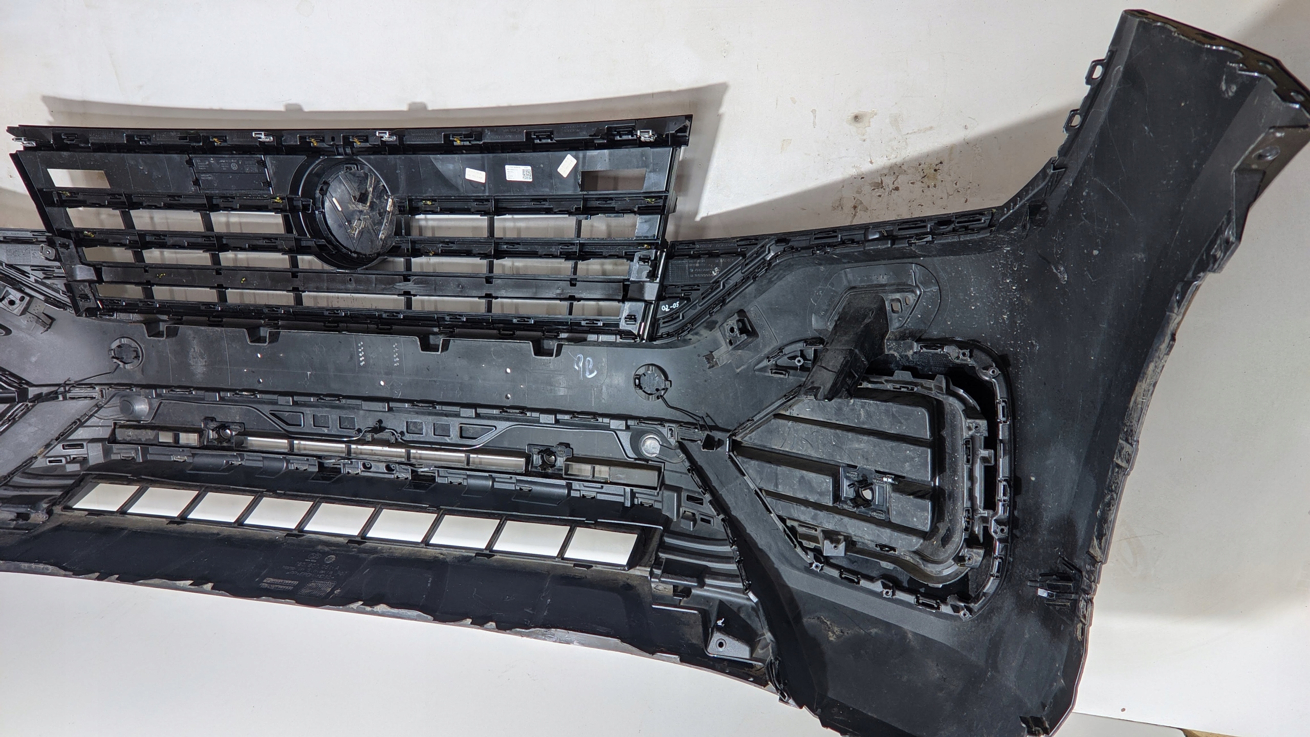 760807061A - Передній бампер VW TOUAREG III R LINE 760 купити на Avtoex ...