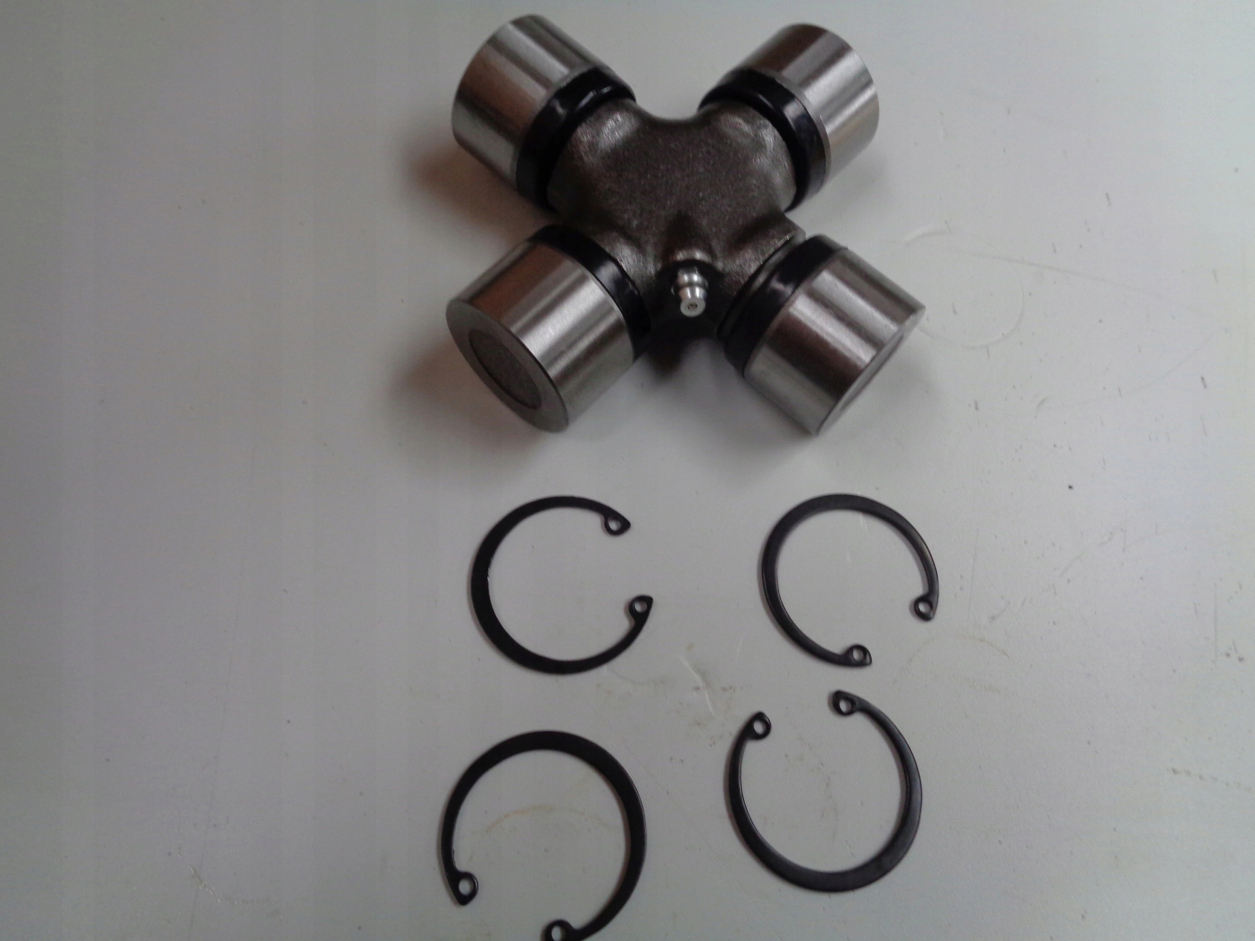 KRZYŻAK JCB 3CX 4CX WAŁU NAPĘDOWEGO 914/35401 za 79.00PLN z Zduny ...