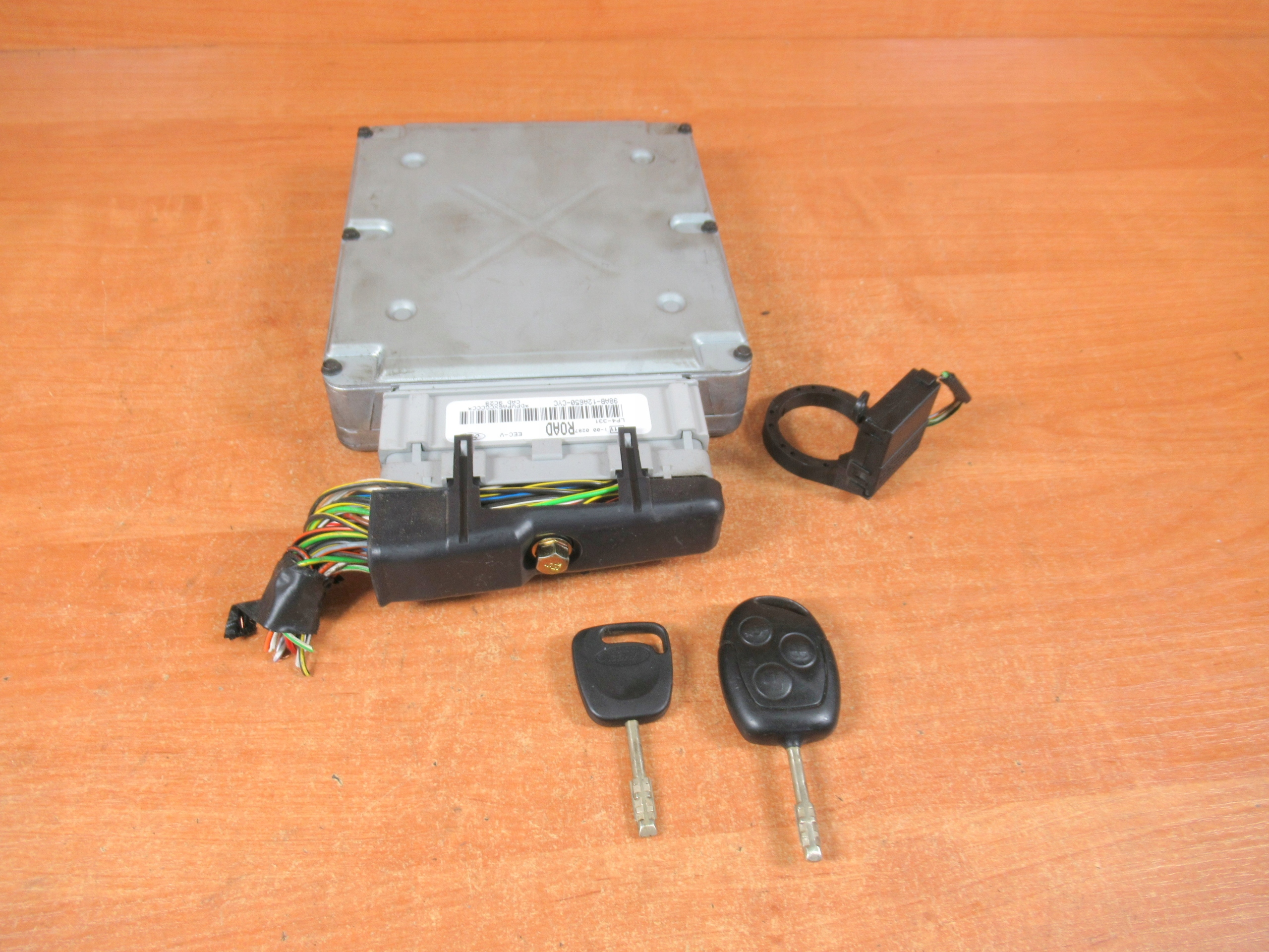 KOMPUTER ZESTAW FORD FOCUS MK1 1,6 98AB-12A650-CYC za 290.00PLN z ...