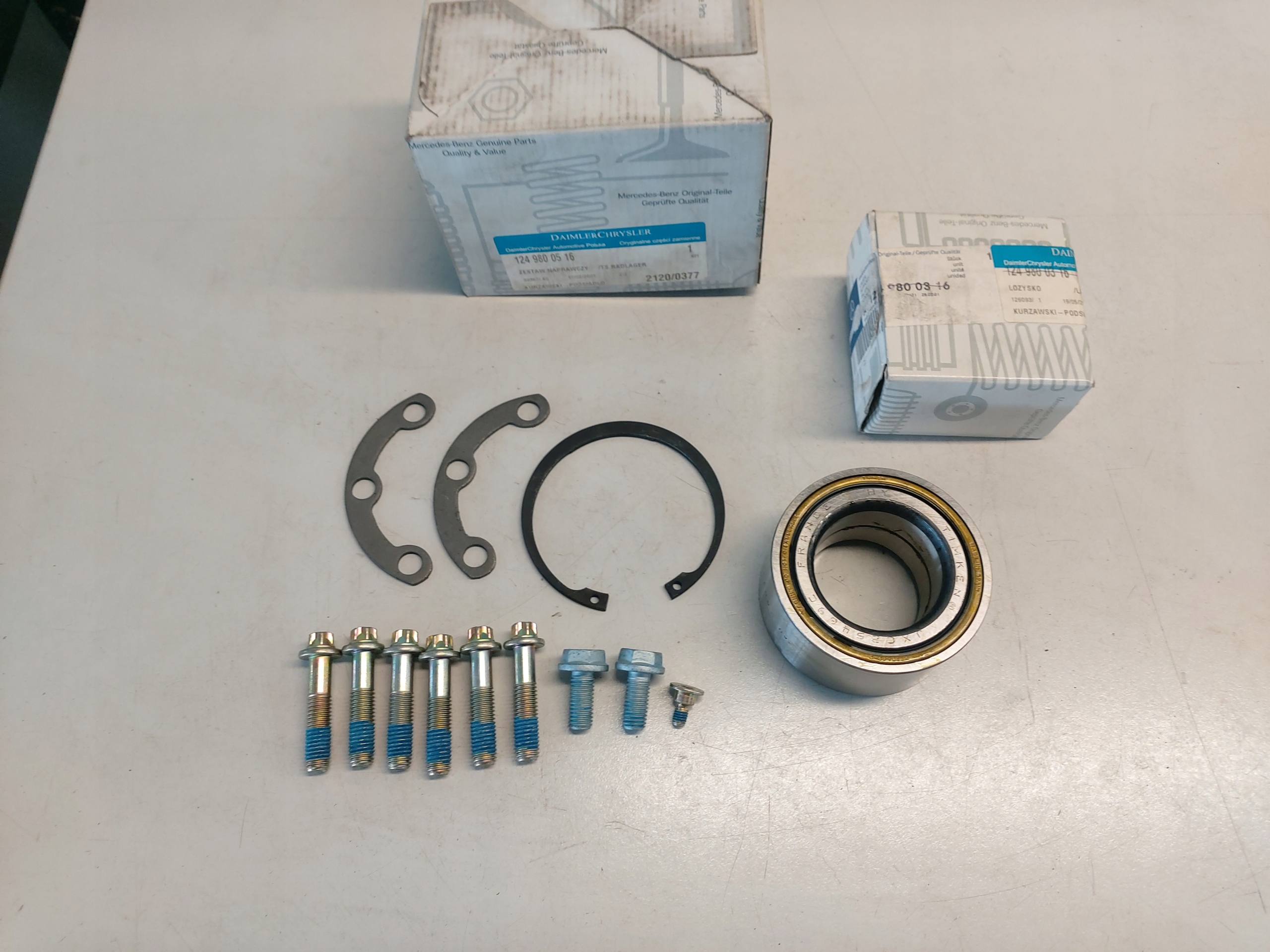 MERCEDES W124 ŁOŻYSKO ZESTAW NAPRAWCZY PIASTY TYŁ 1249800516 za 600 ...